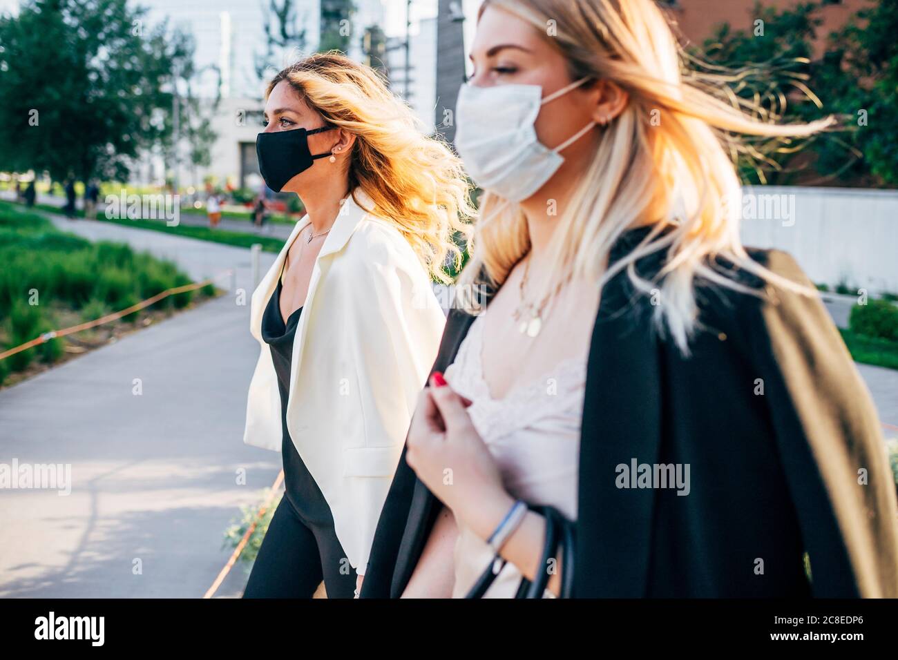 Photography of young people wearing masks hi-res stock photography and ...