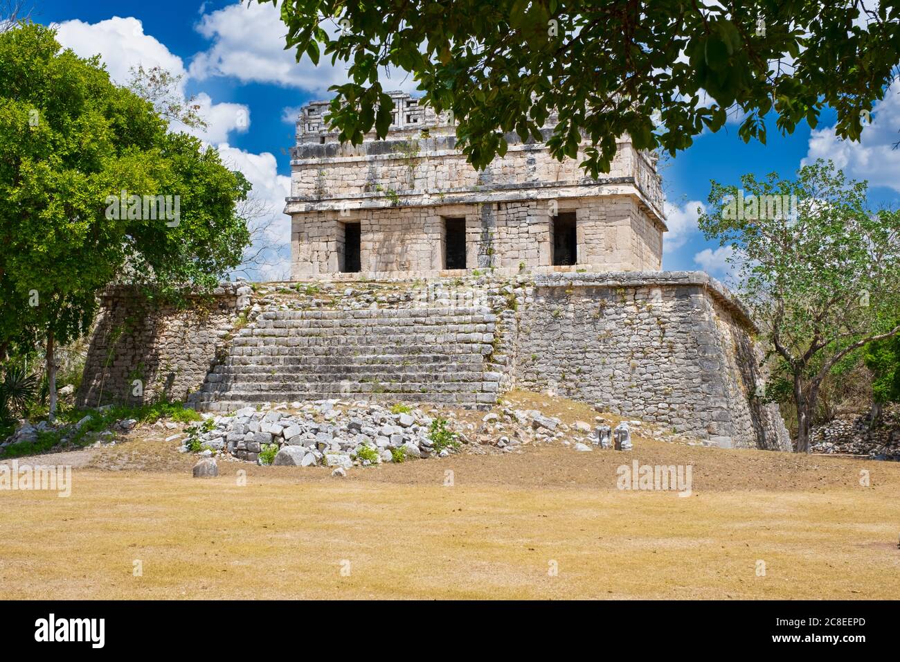 Old temple in the jungle at the ancient mayan city of Chichen Itza in ...