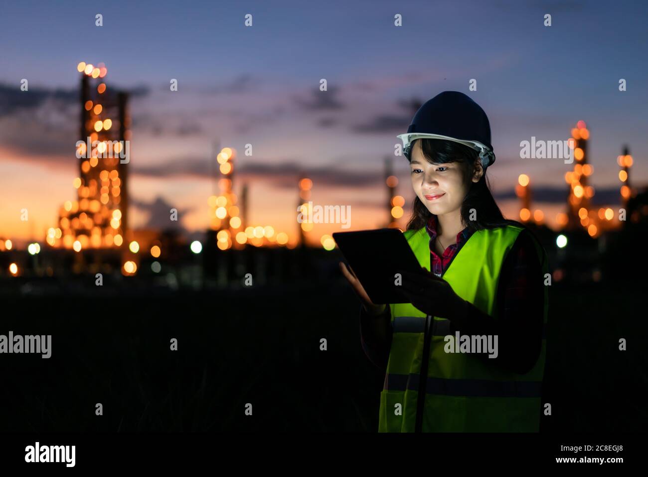 Project management oil refinery hi-res stock photography and images - Alamy