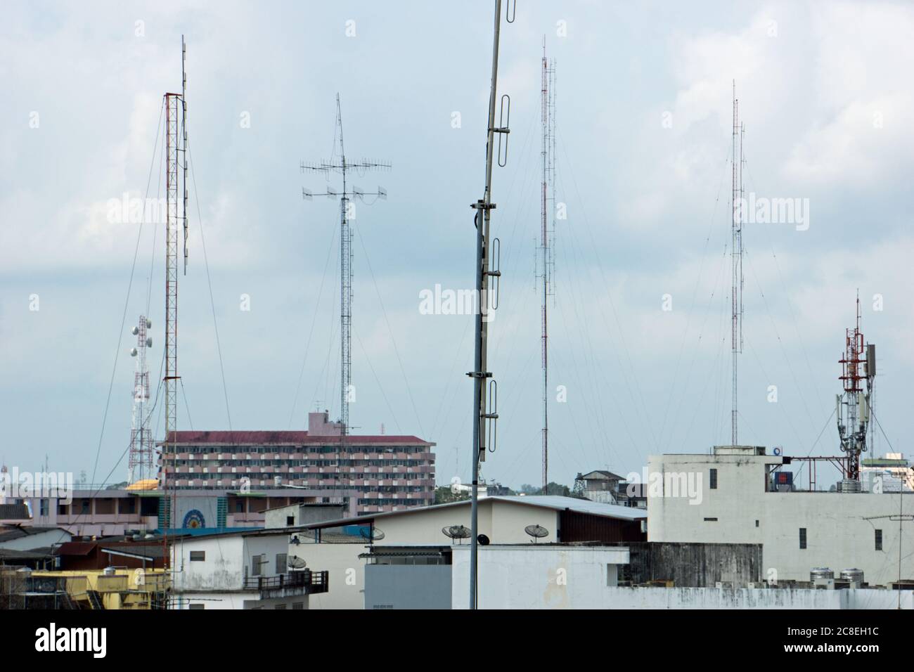 Antenna array hi-res stock photography and images - Alamy
