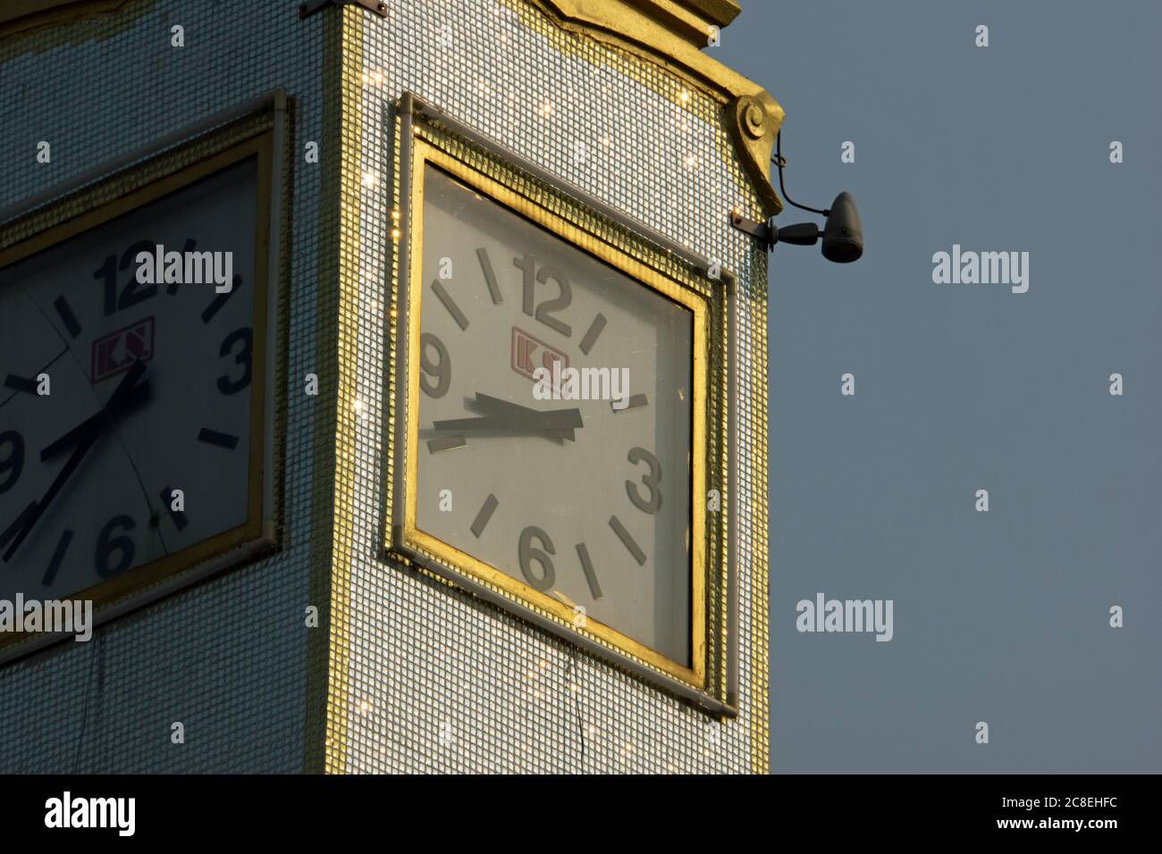 Thai clock hi-res stock photography and images - Alamy