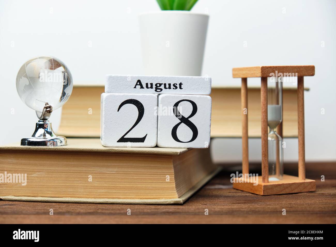 August is the eighth month hi-res stock photography and images - Alamy