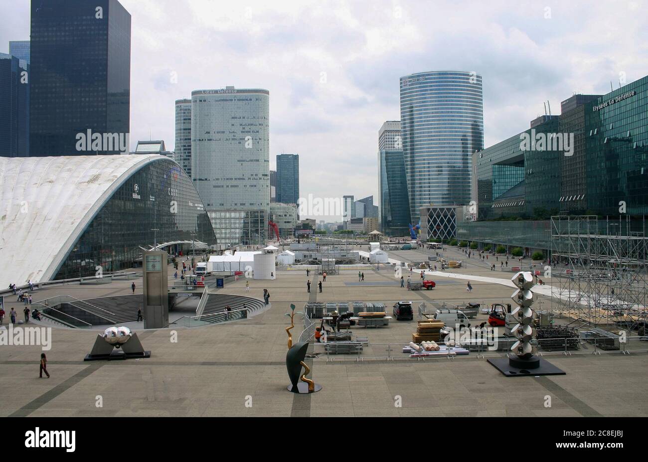 Paris defense arc de triumph hi-res stock photography and images - Alamy