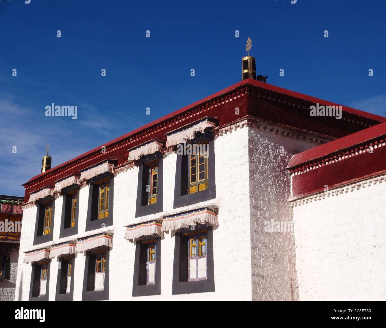 Building red roof blue hi-res stock photography and images - Alamy