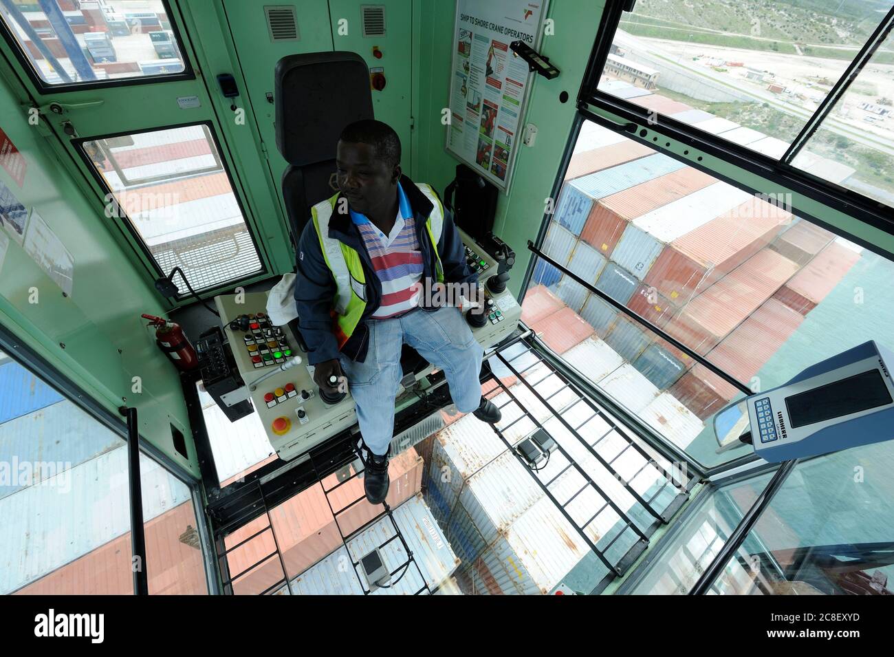 Loading Of Container Ships High Resolution Stock Photography and Images ...