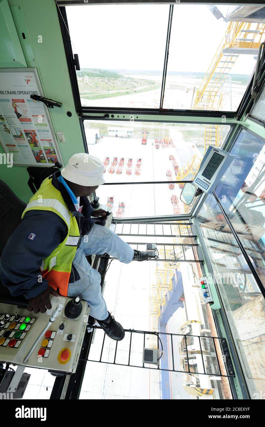 Harbor Crane High Resolution Stock Photography and Images - Alamy