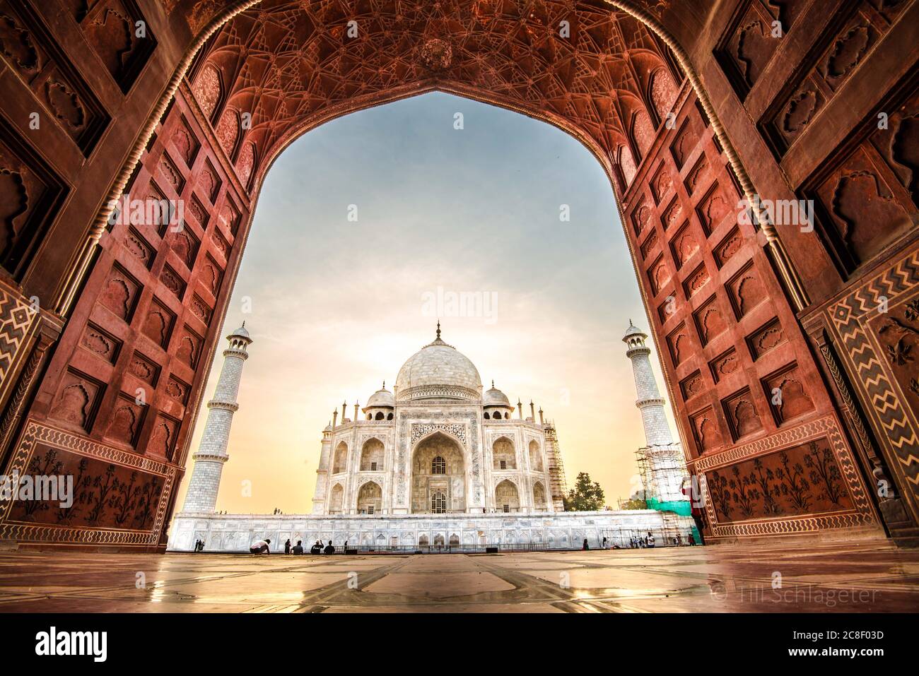 Taj mahal with frame view hi-res stock photography and images - Alamy
