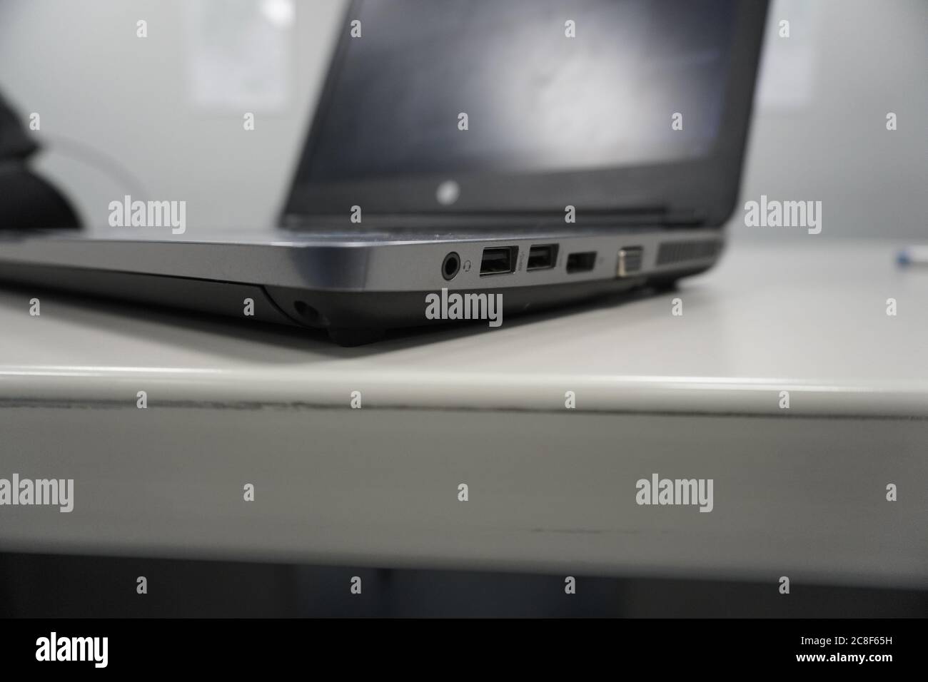 Lan and graphic ports of laptop computer hi-res stock photography and ...