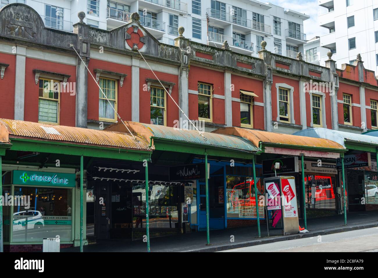 Red brick building, old shops on Queen Street, Auckland Stock Photo - Alamy