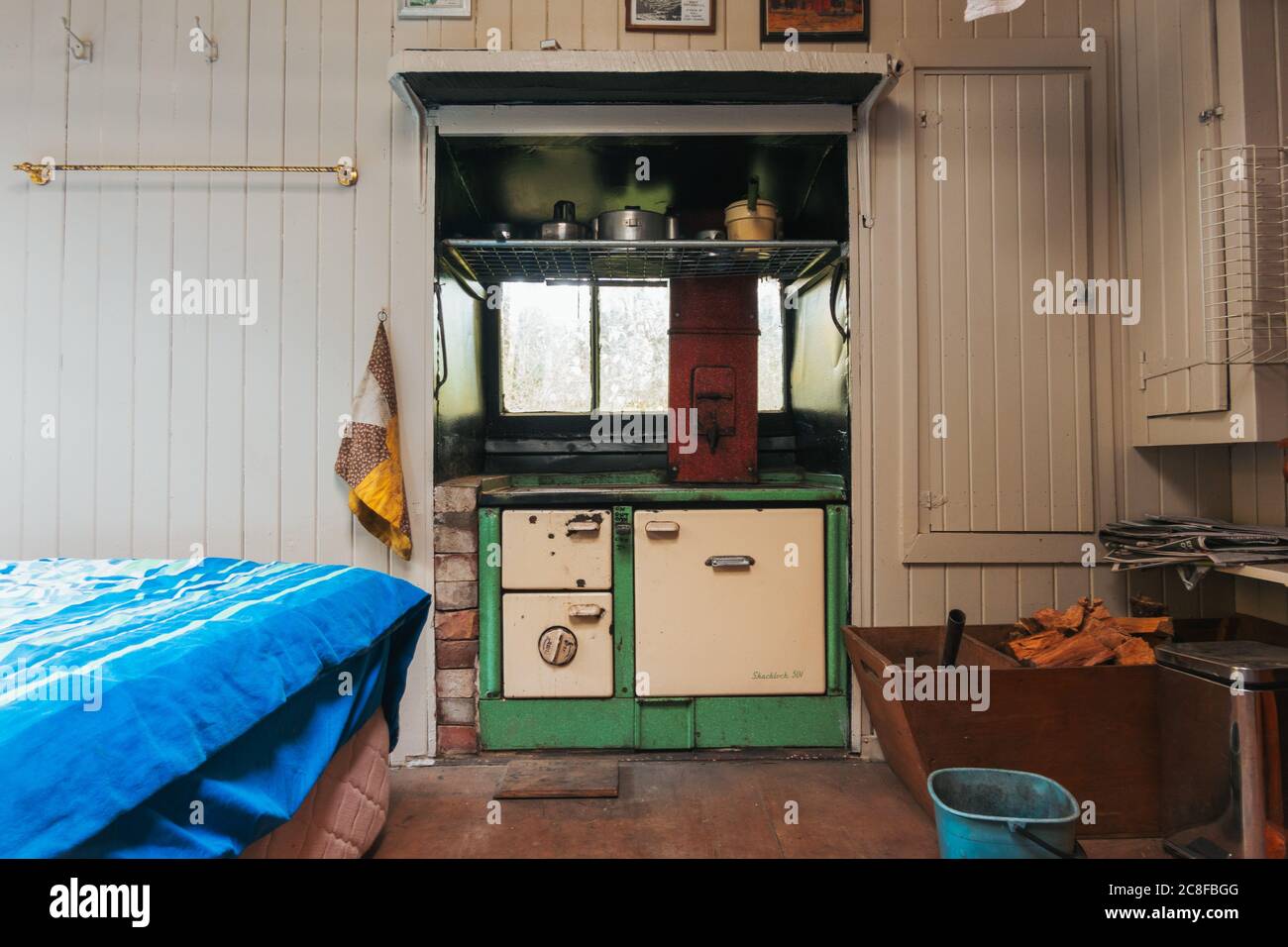 Coal stove hi-res stock photography and images - Alamy