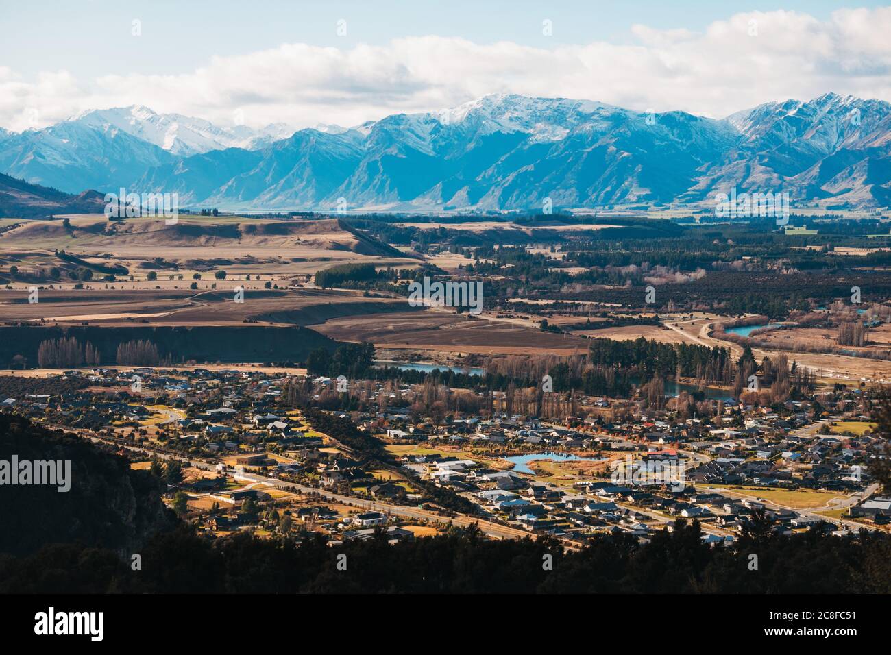 Urban expansion into hills hi-res stock photography and images - Alamy