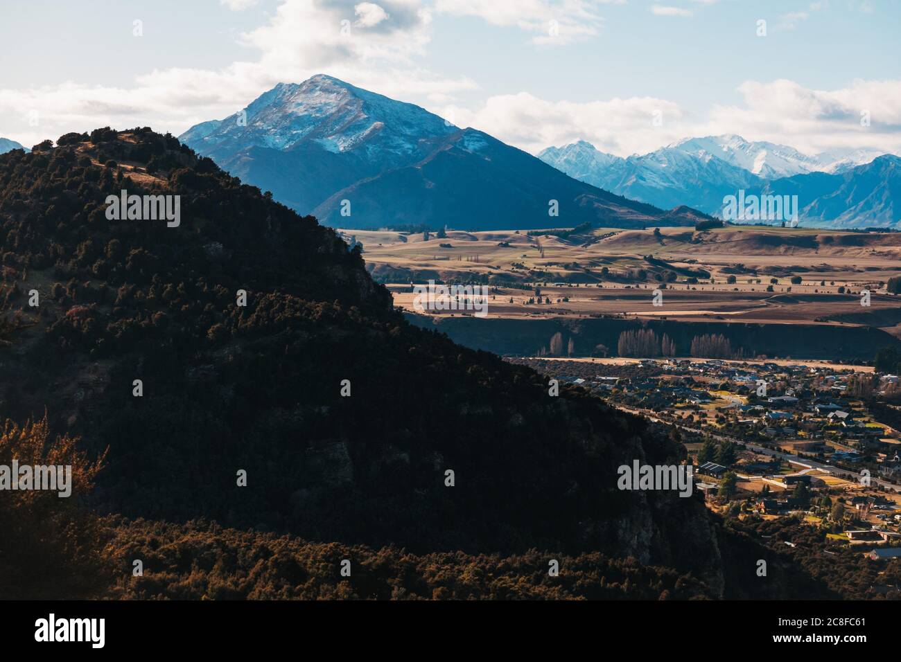 Albert Town, a relatively new urban development to the east of Wanaka ...