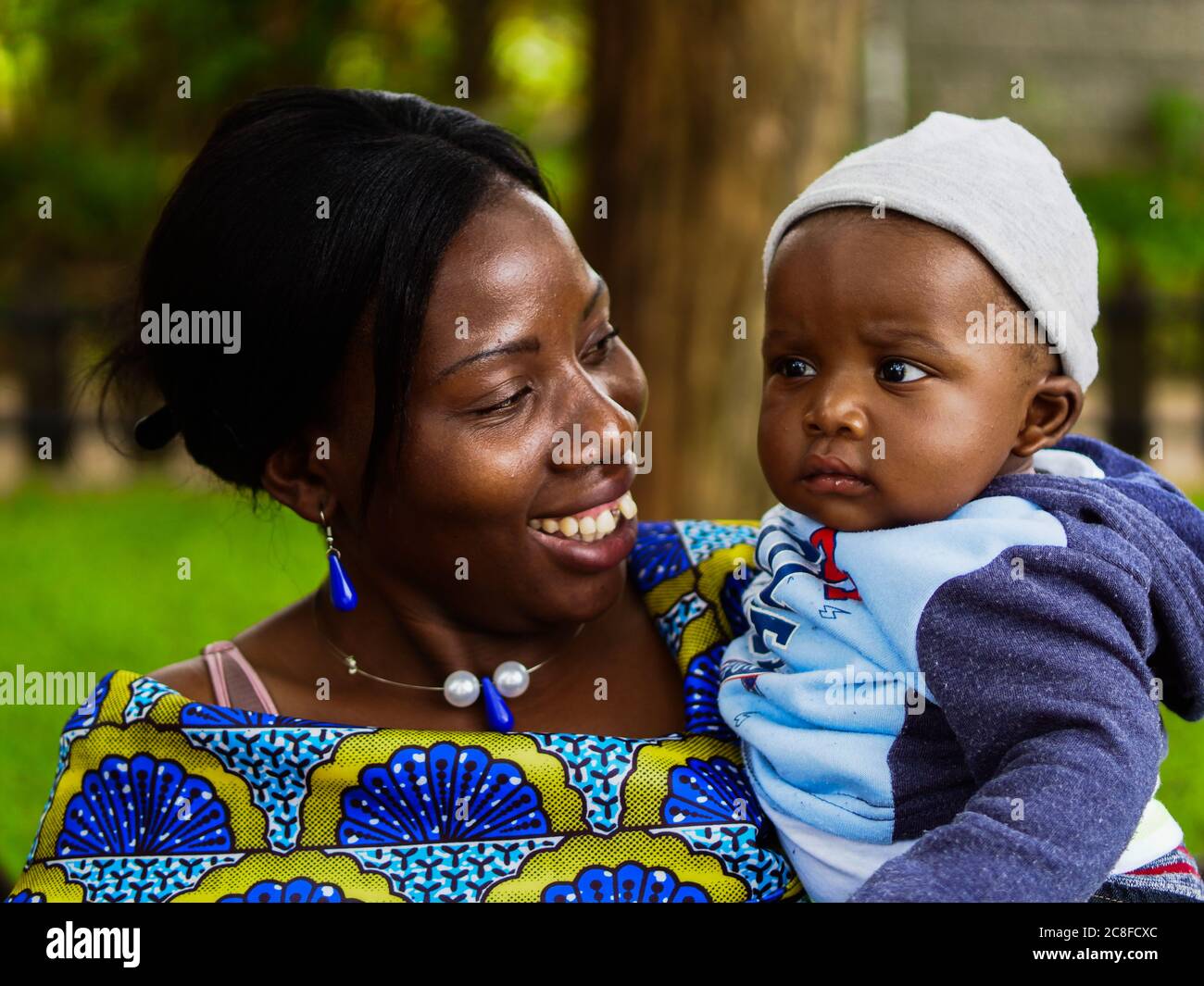 African mothers and daughter hi-res stock photography and images - Alamy
