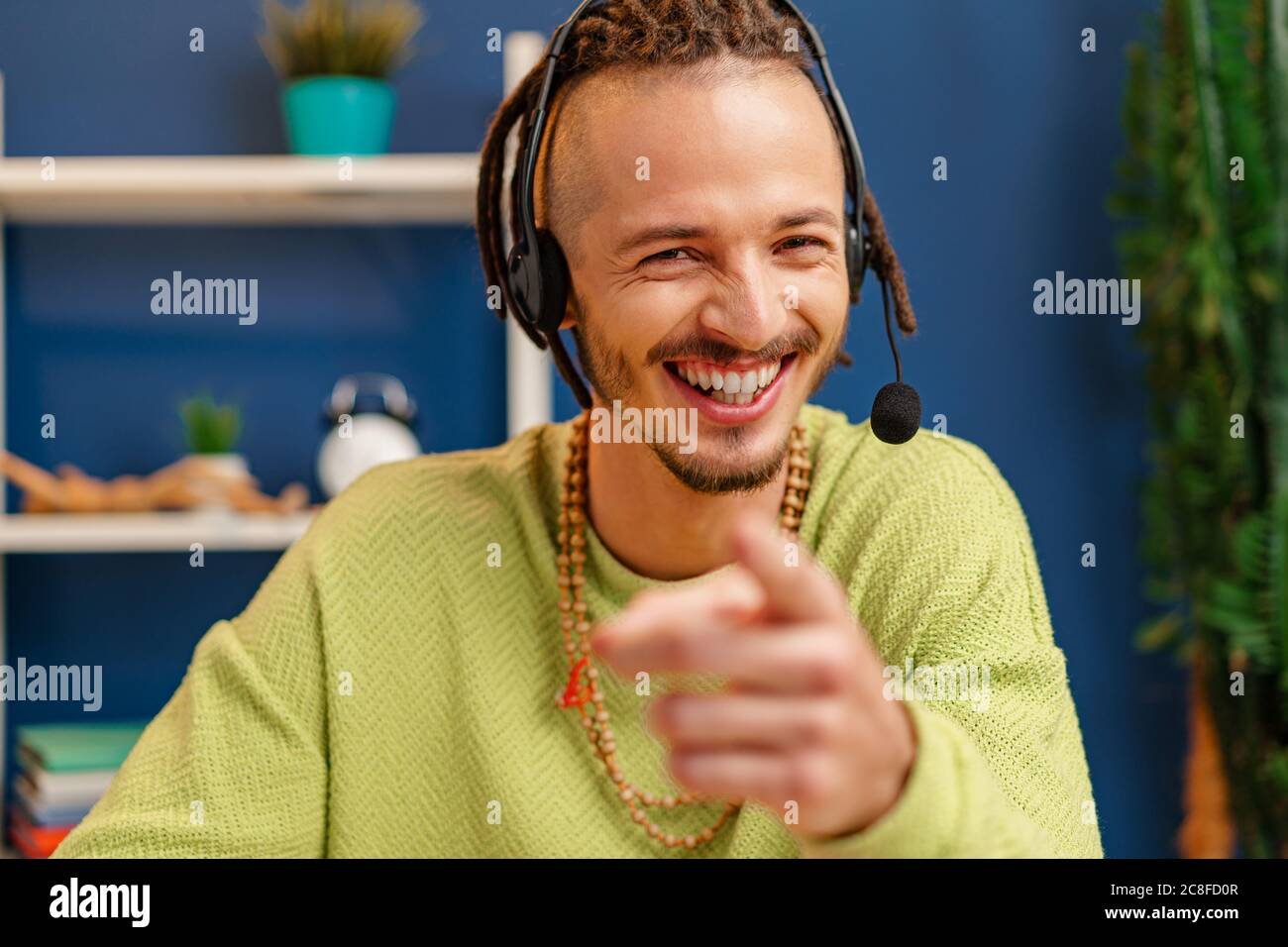 Business customer support guy smiling hi-res stock photography and ...