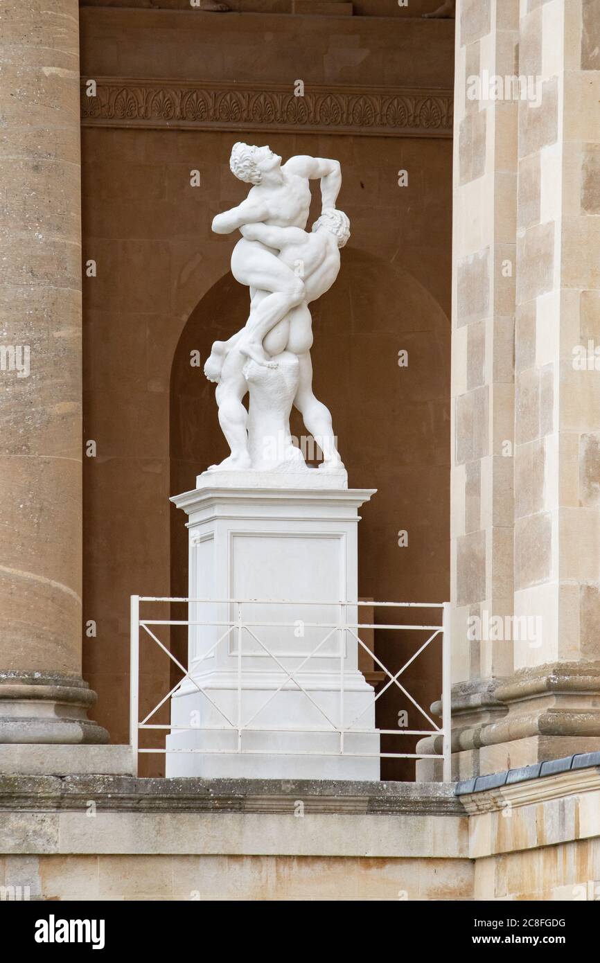 Statues on the exterior of Stowe House Stock Photo - Alamy