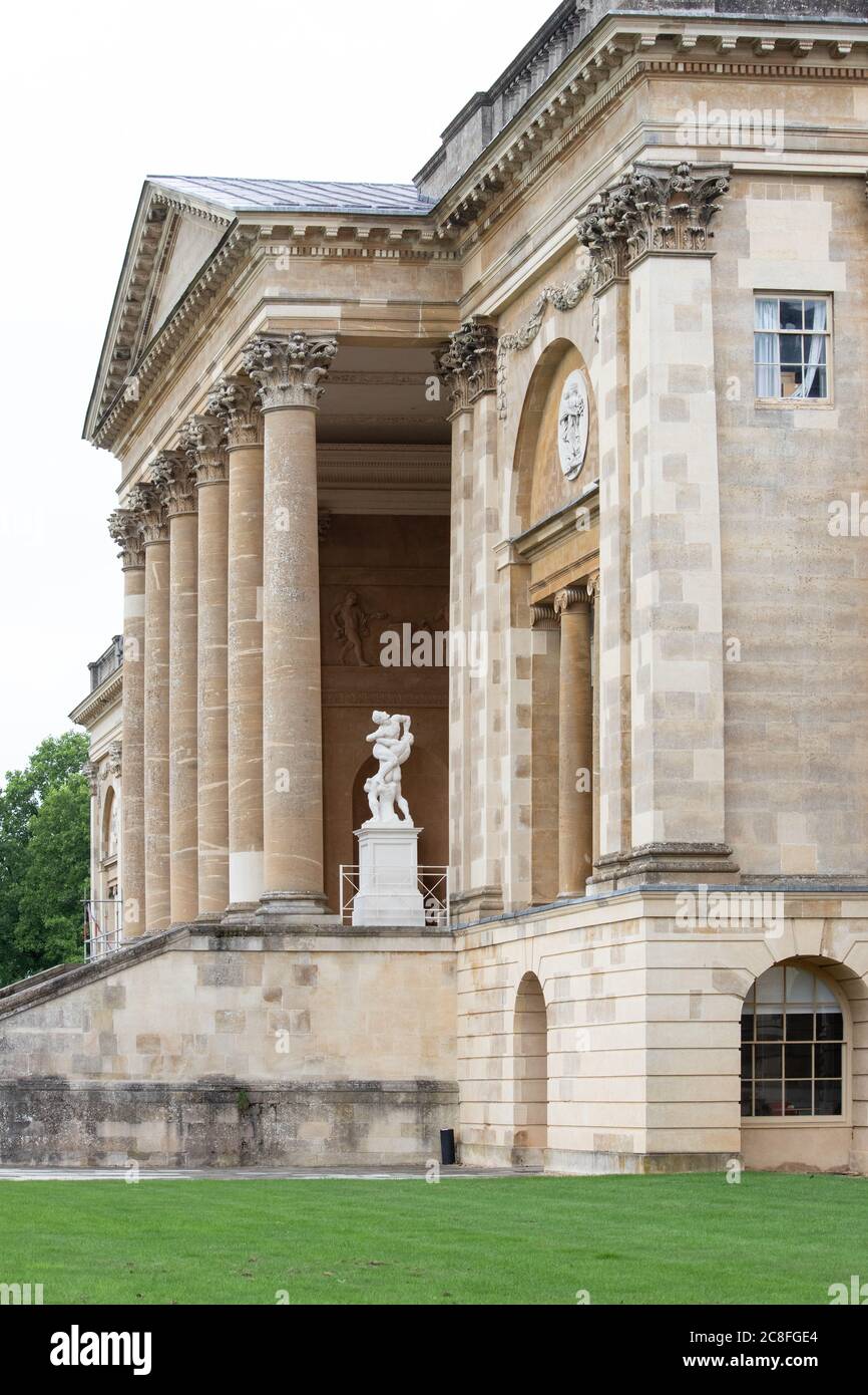 Statues on the exterior of Stowe House Stock Photo - Alamy