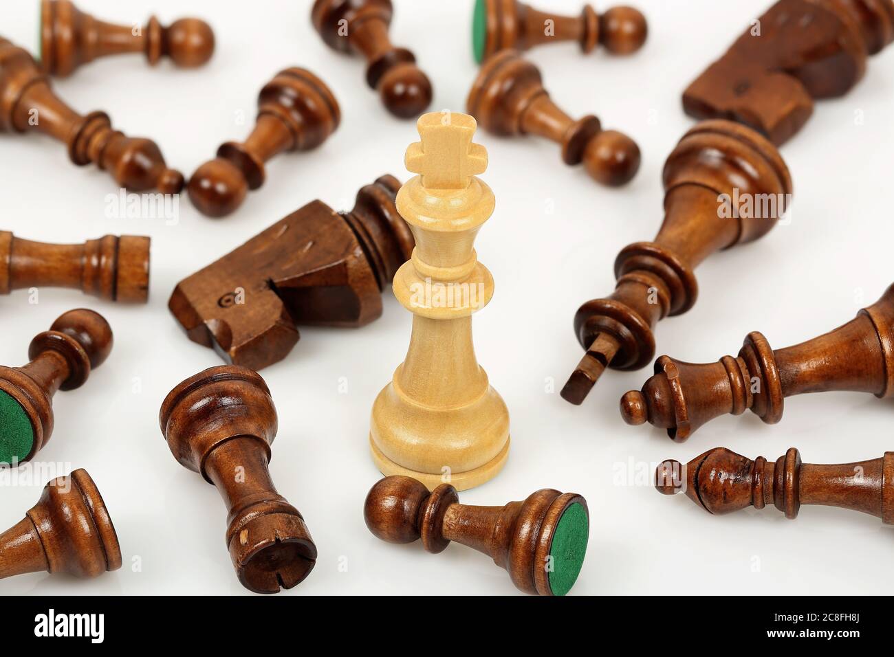 King surrounded chessboard hi-res stock photography and images - Alamy