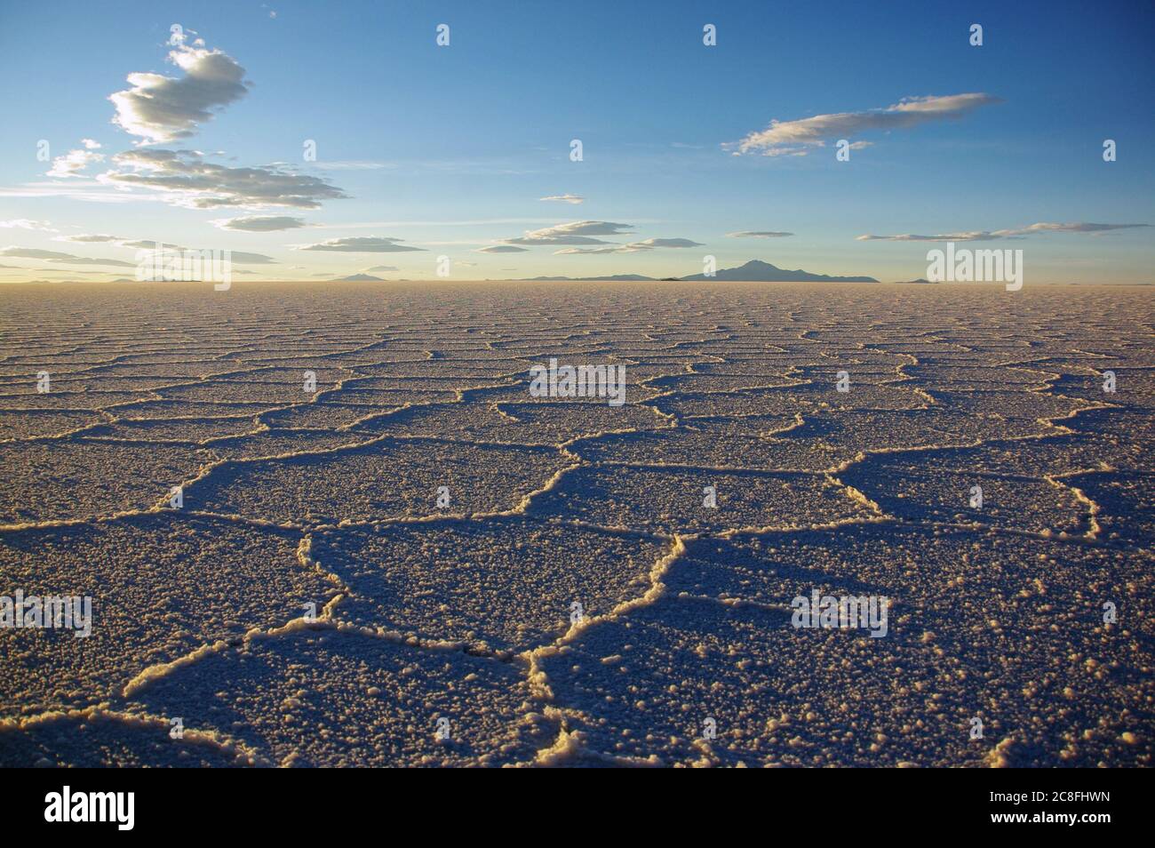 Gorgeous patterns on the surface of the salt flats of Salar de Uyuni ...