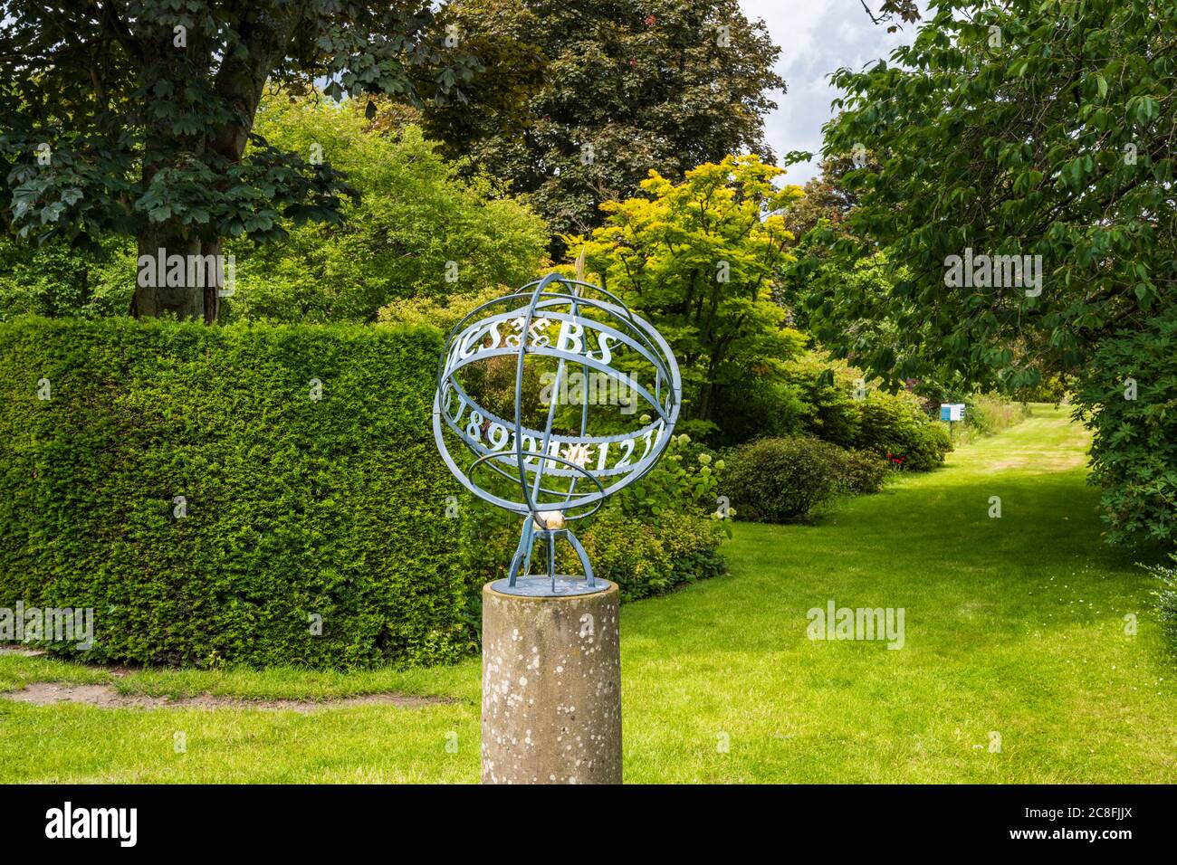 Scottish sundial hi-res stock photography and images - Alamy