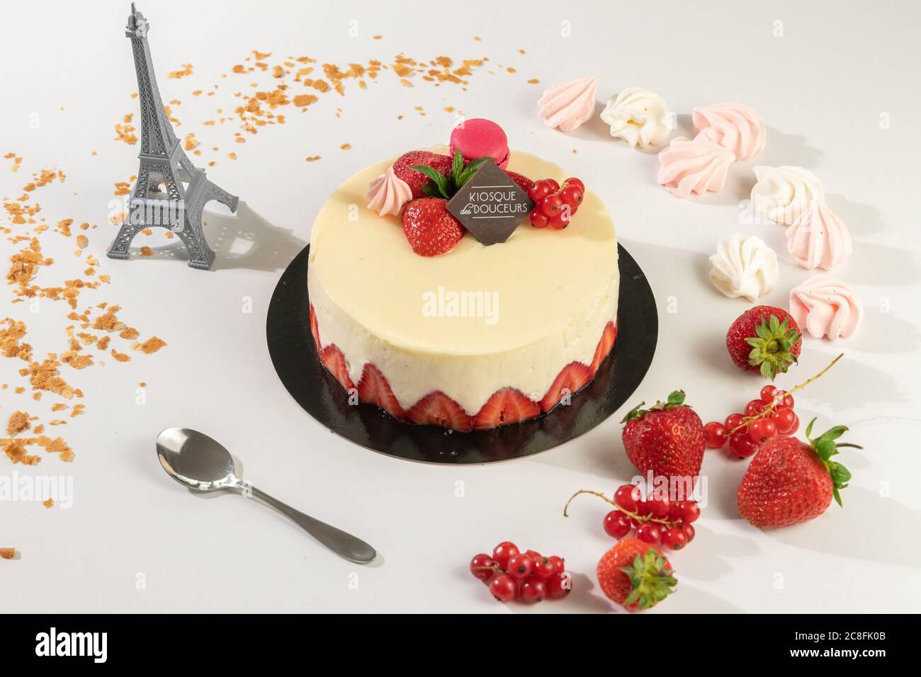 Delicious cake celebrate special hi-res stock photography and images ...