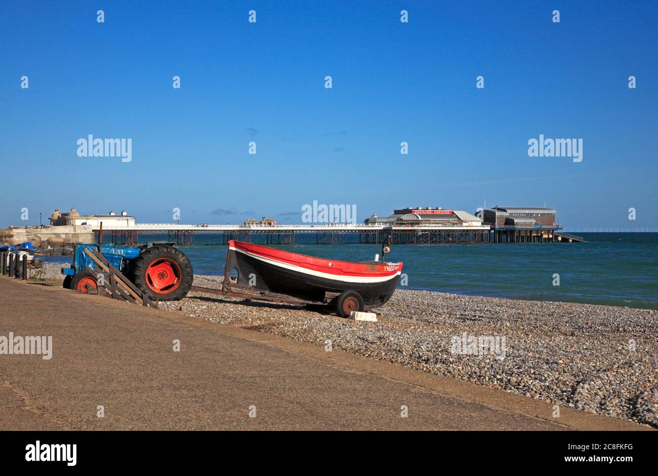 Traditional clinker built boat hi-res stock photography and images - Alamy