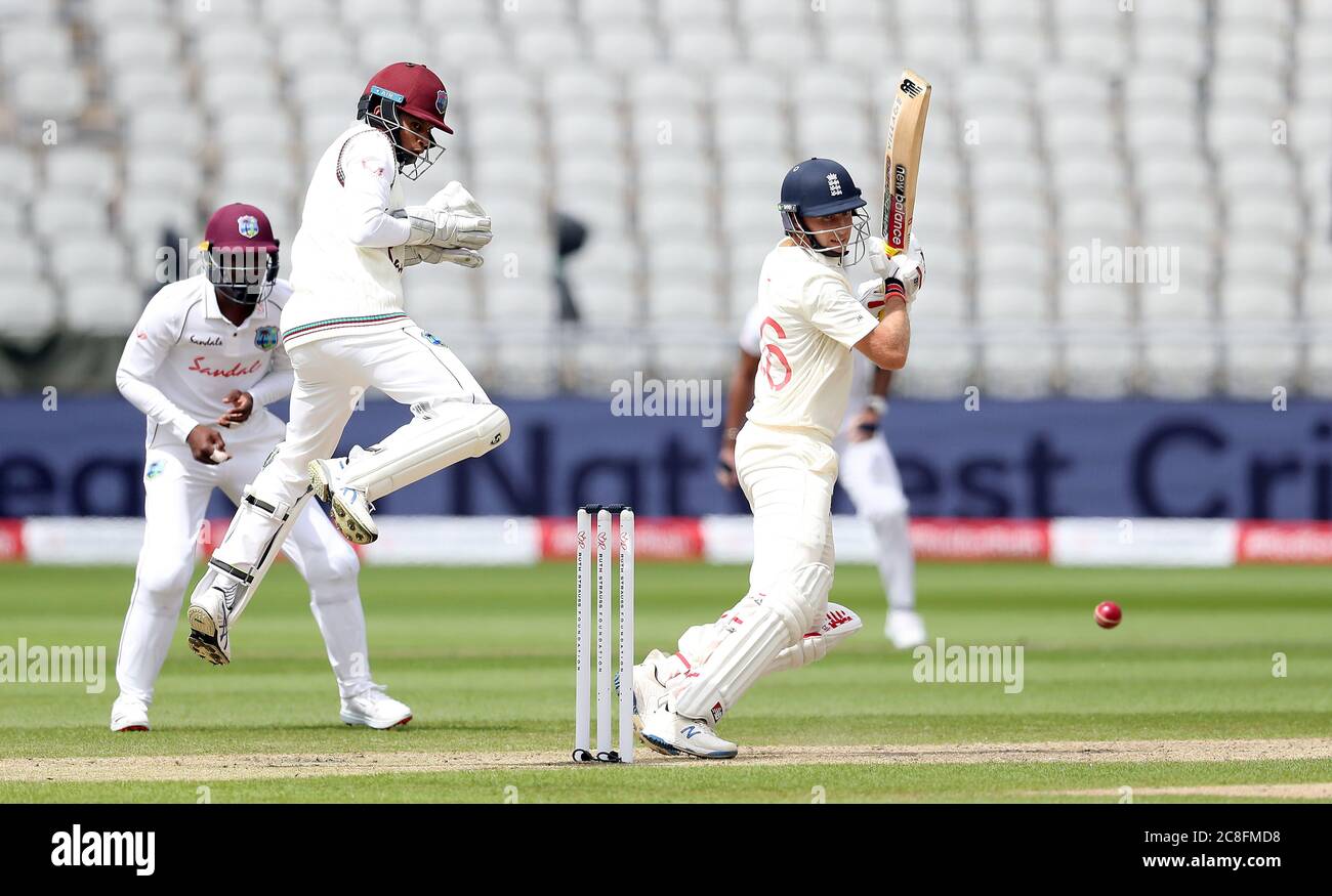 England's Joe Root batting during day one of the Third Test at Emirates ...