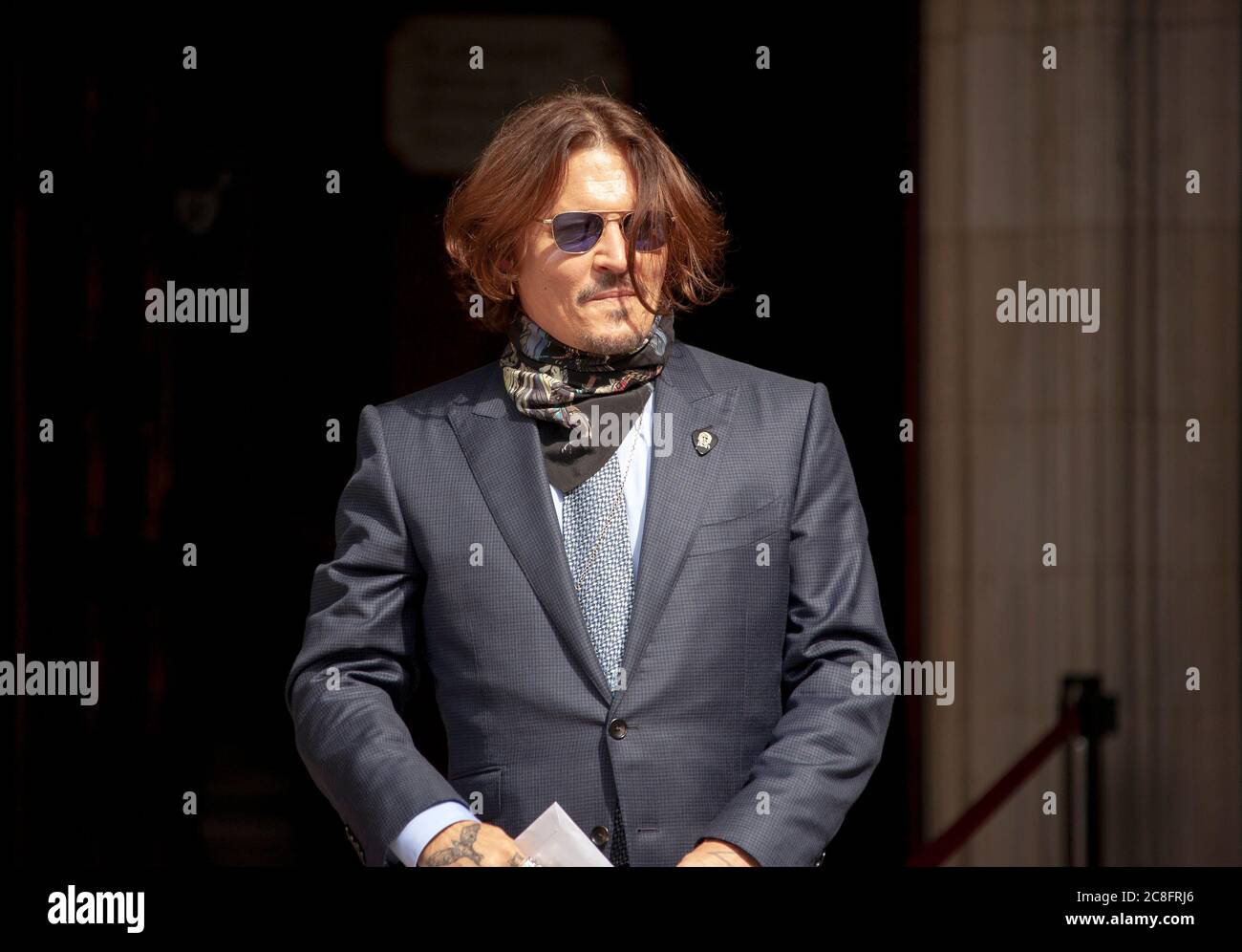 Johnny depp court stand hi-res stock photography and images - Alamy