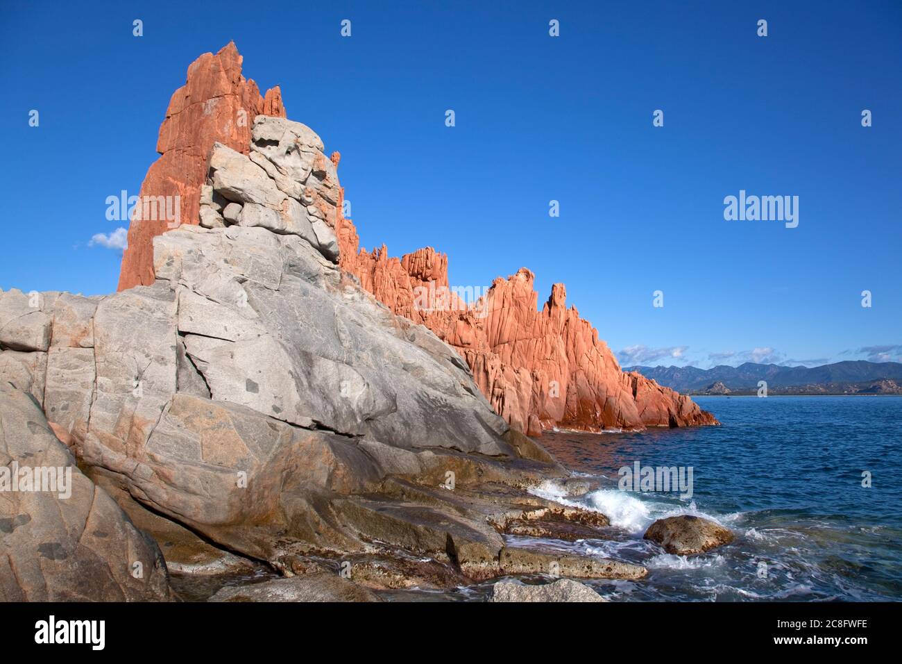 Stretch of rocks hi-res stock photography and images - Alamy