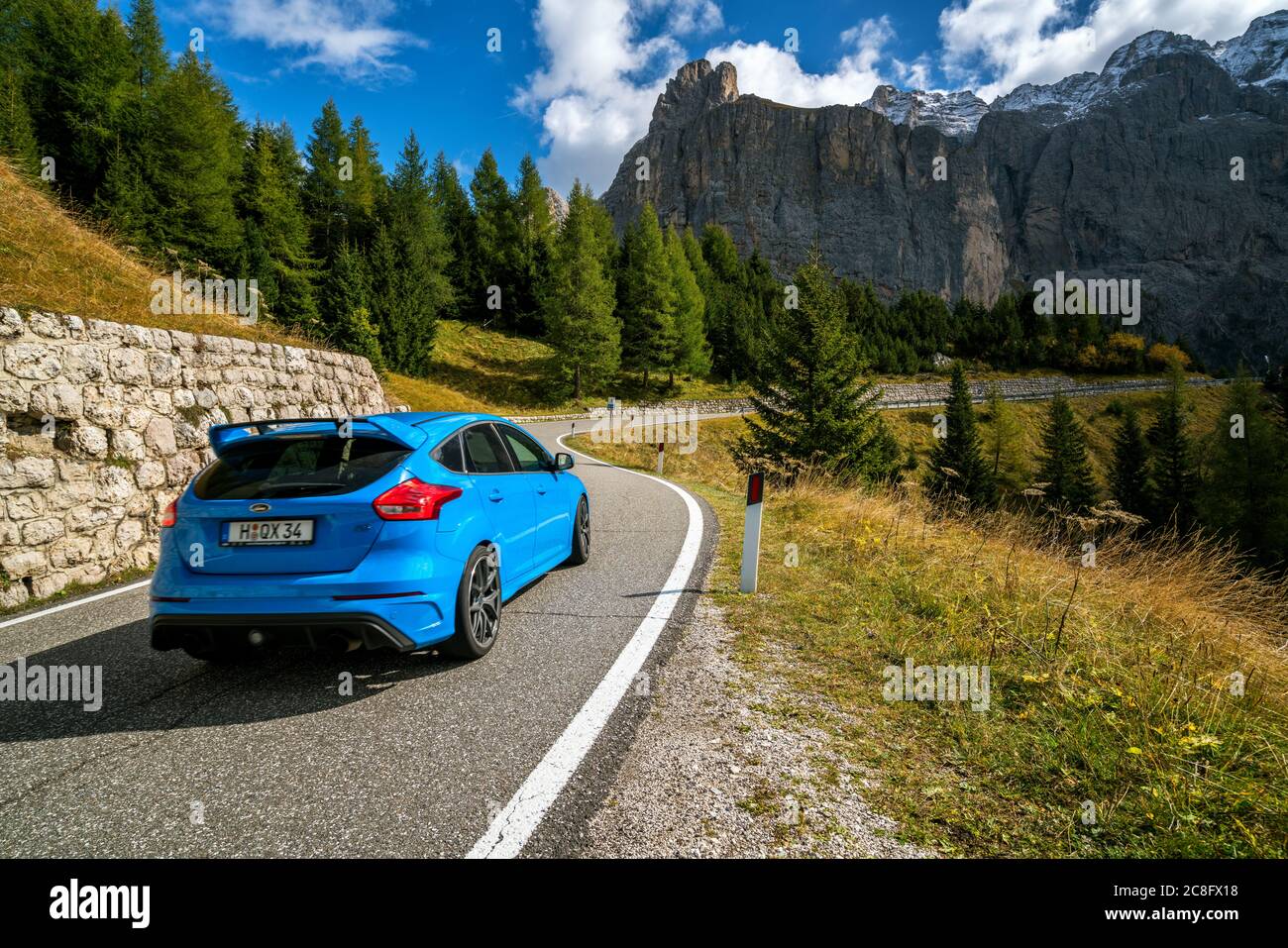 Car drives on country road hi-res stock photography and images - Alamy