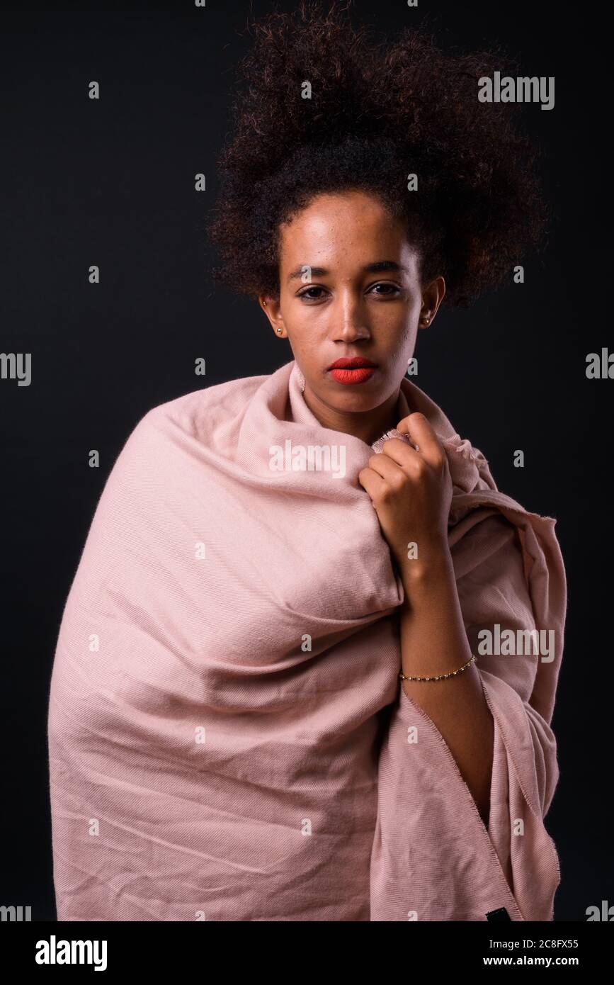 Ethiopian hair style hi-res stock photography and images - Alamy