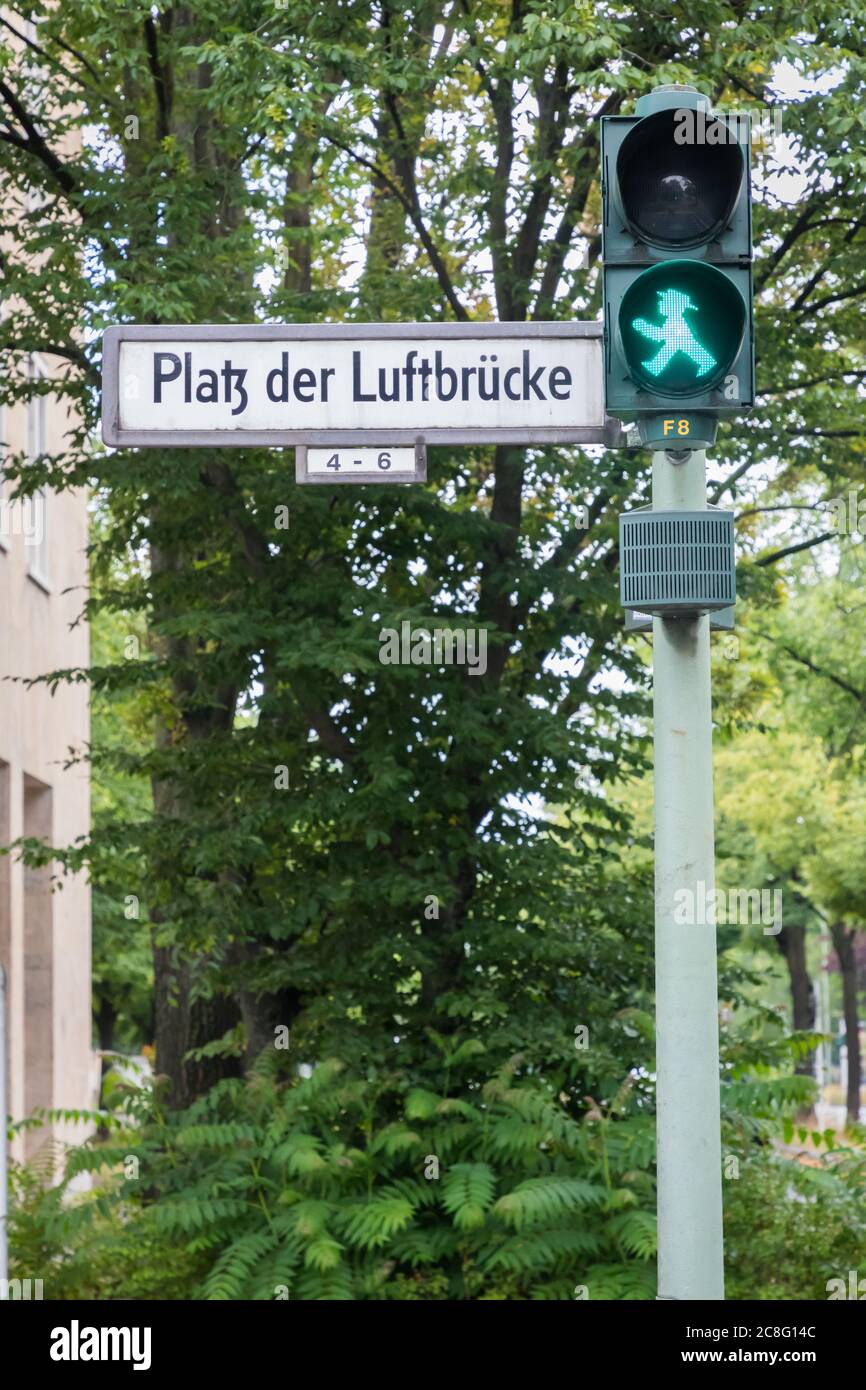 Ost ampelmännchen hi-res stock photography and images - Alamy