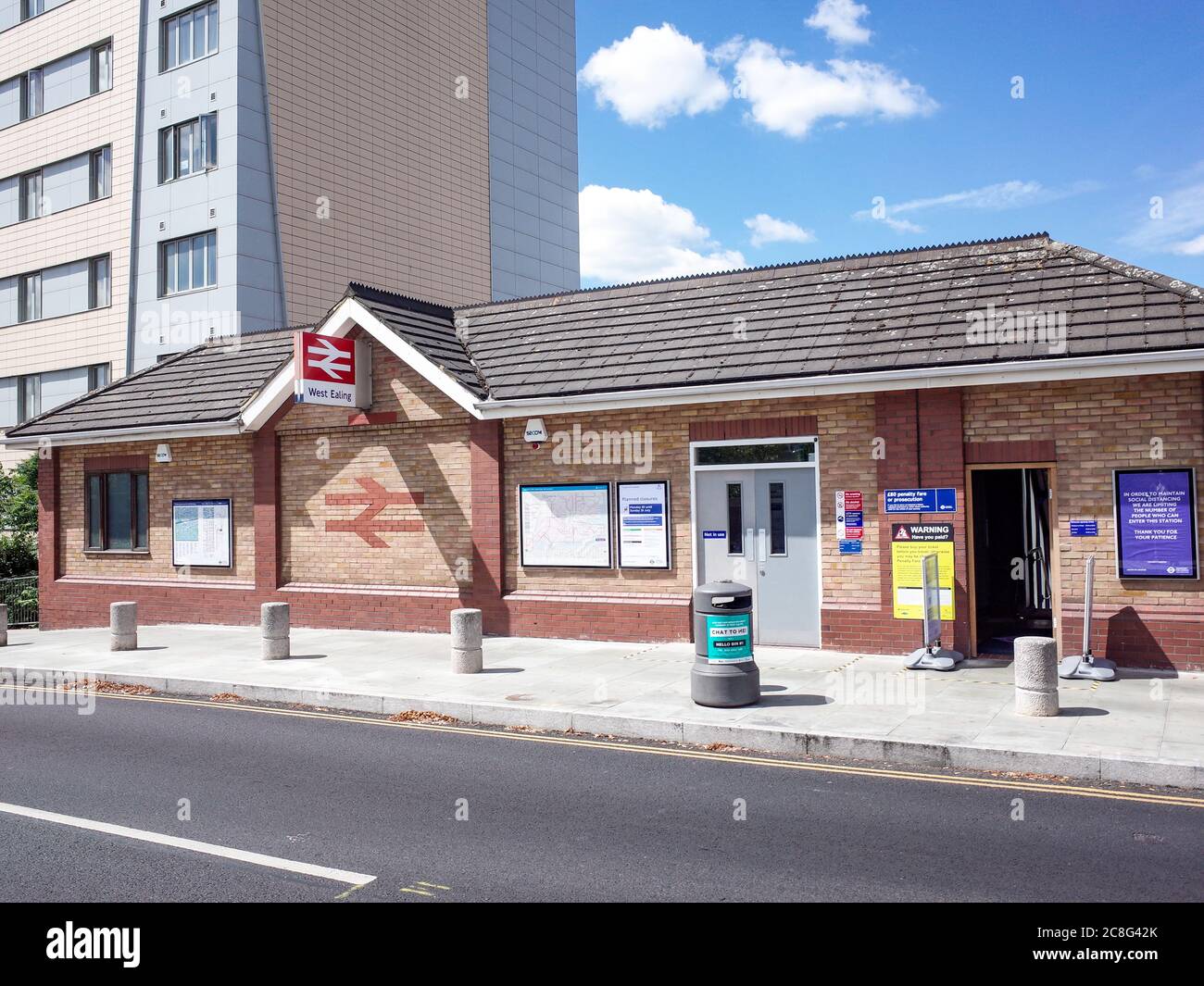 Mainline rail station hi-res stock photography and images - Alamy