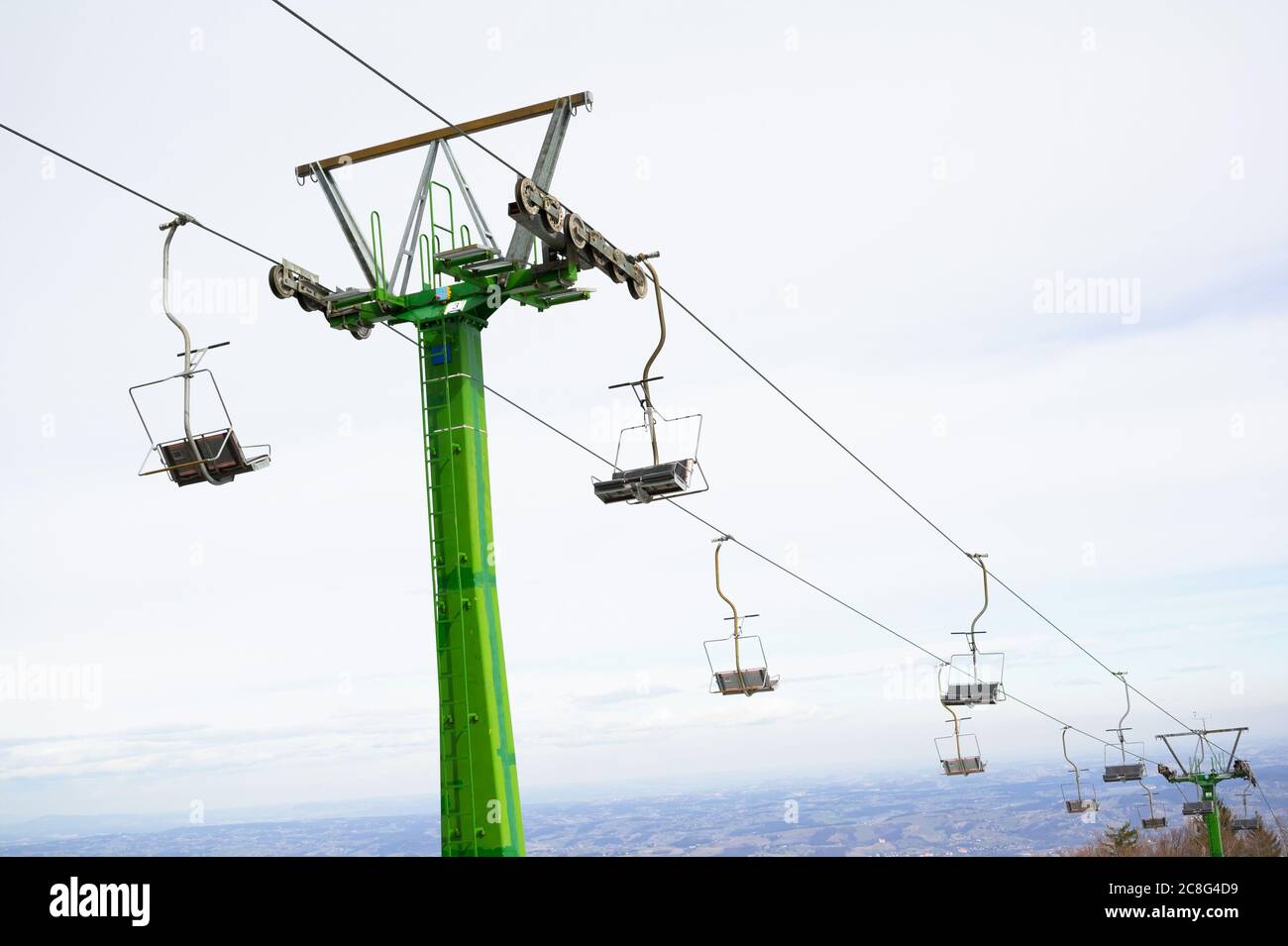 Aerial lift hi-res stock photography and images - Alamy