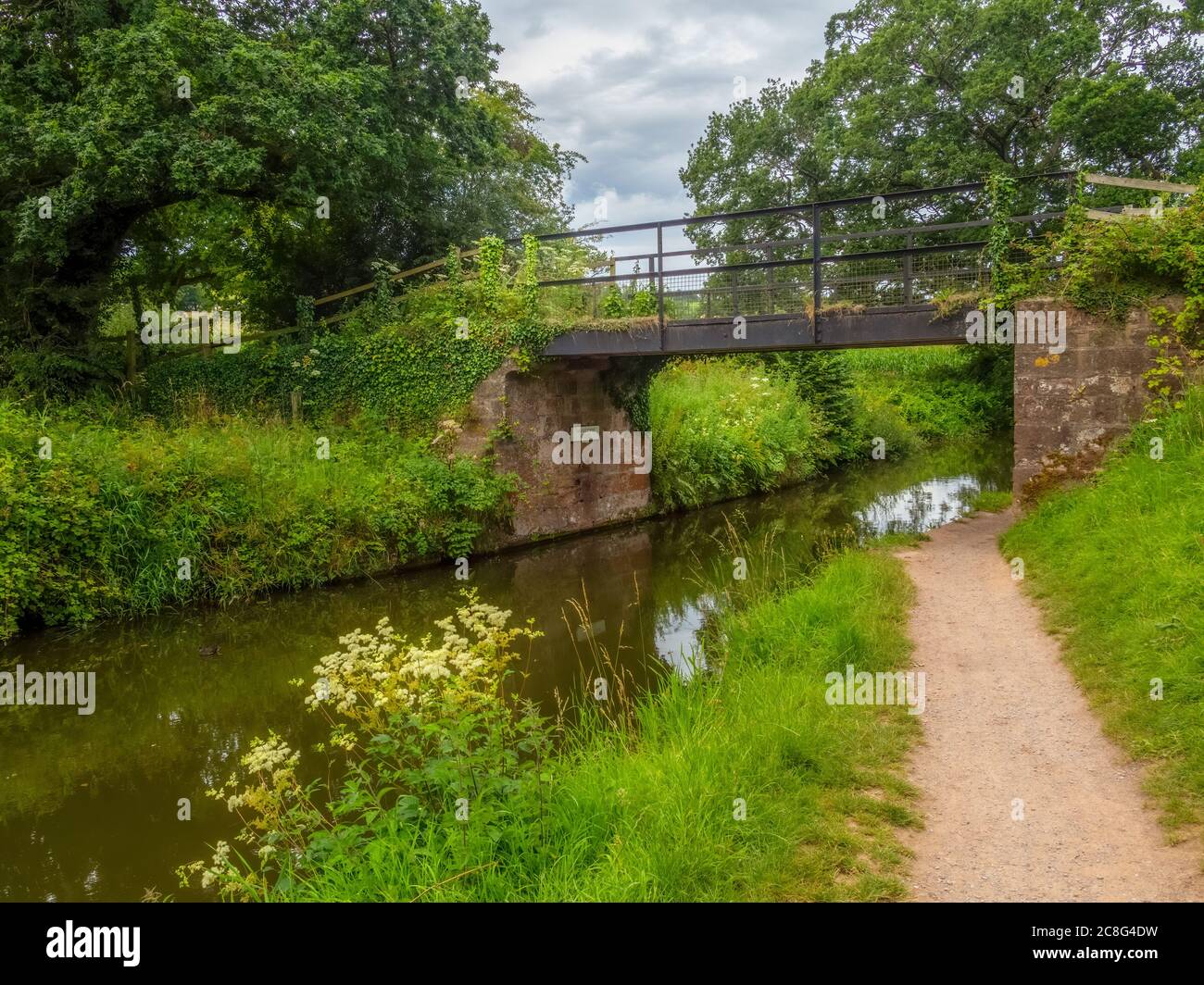 Warnicombe Bridge and towpath on The Grand Western Canal, Tiverton ...