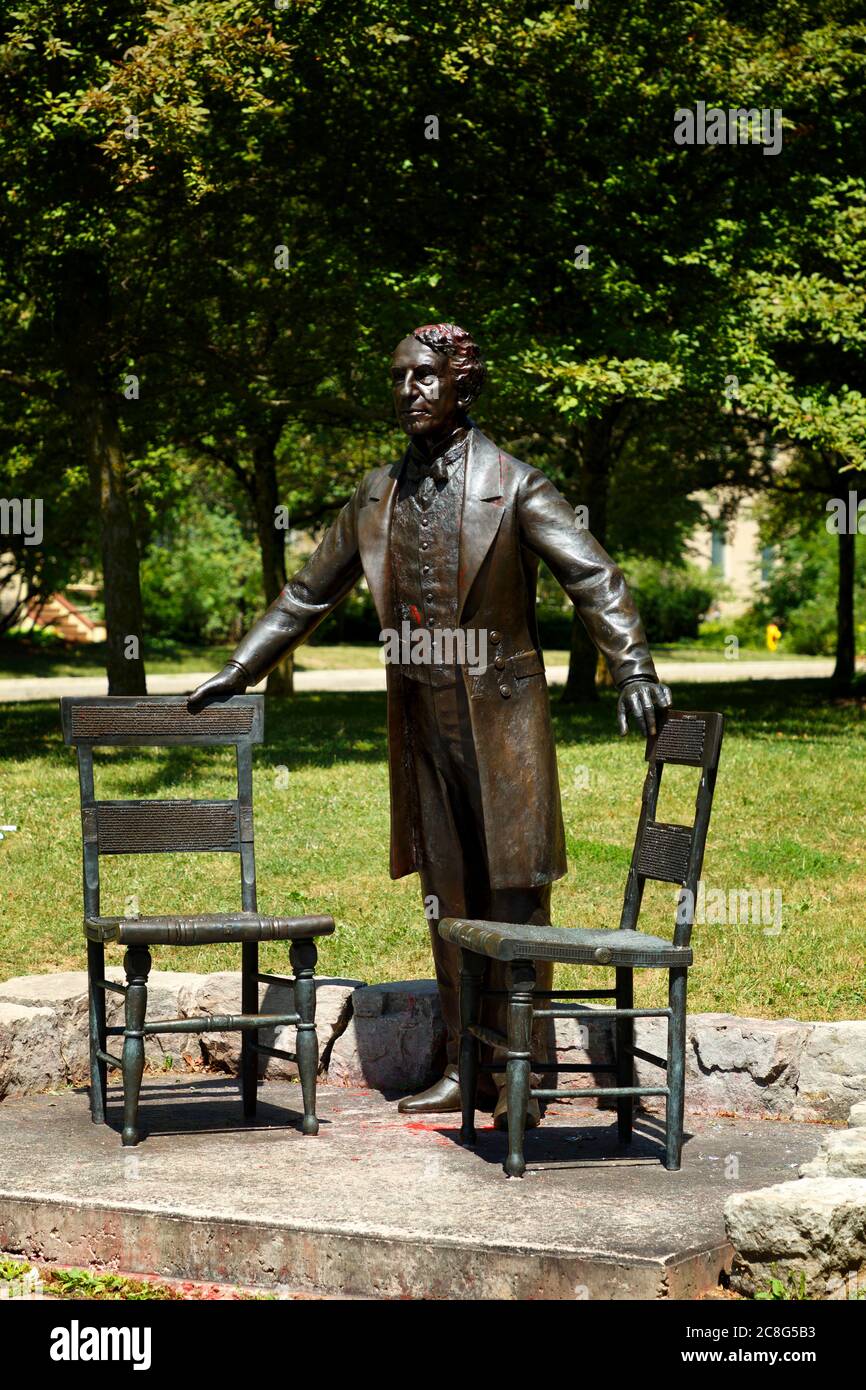 John a. macdonald statue hi-res stock photography and images - Alamy