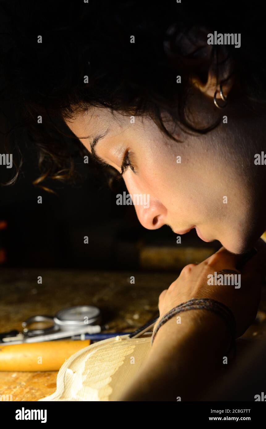Female violin maker hi-res stock photography and images - Alamy