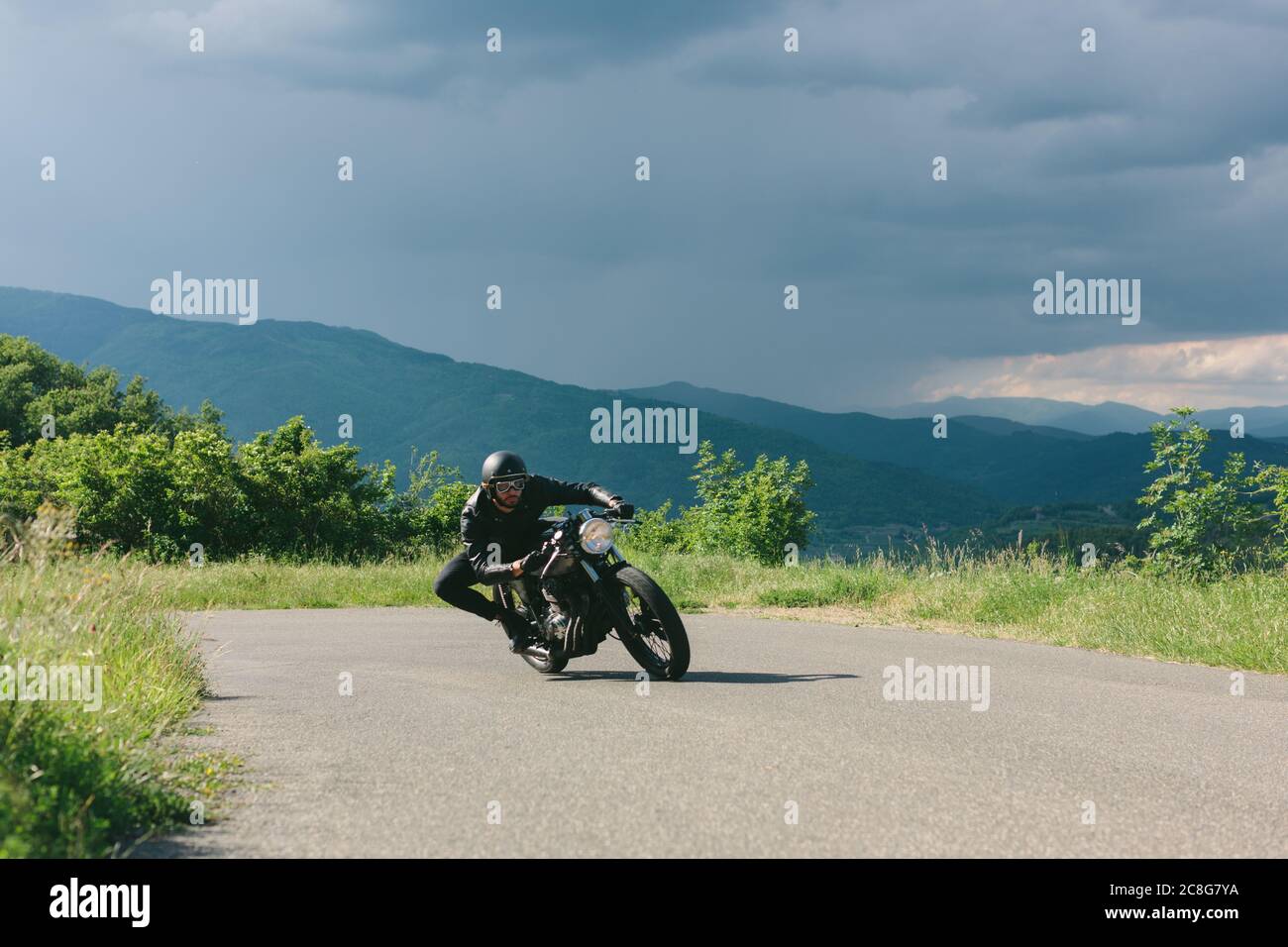 Swerving hi-res stock photography and images - Alamy
