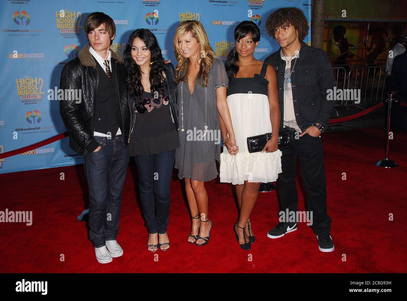 Cast of high school musical 2 hi-res stock photography and images - Alamy