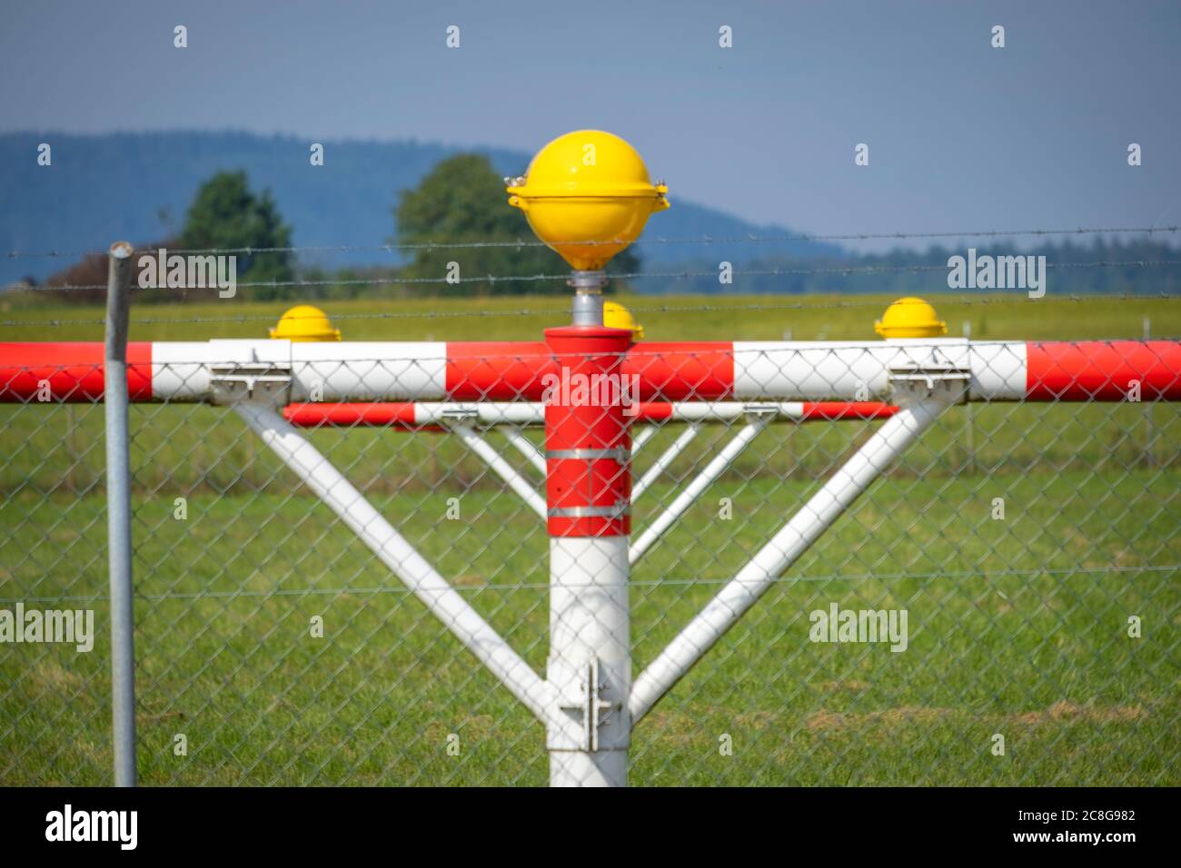 Landing strip hi-res stock photography and images - Alamy