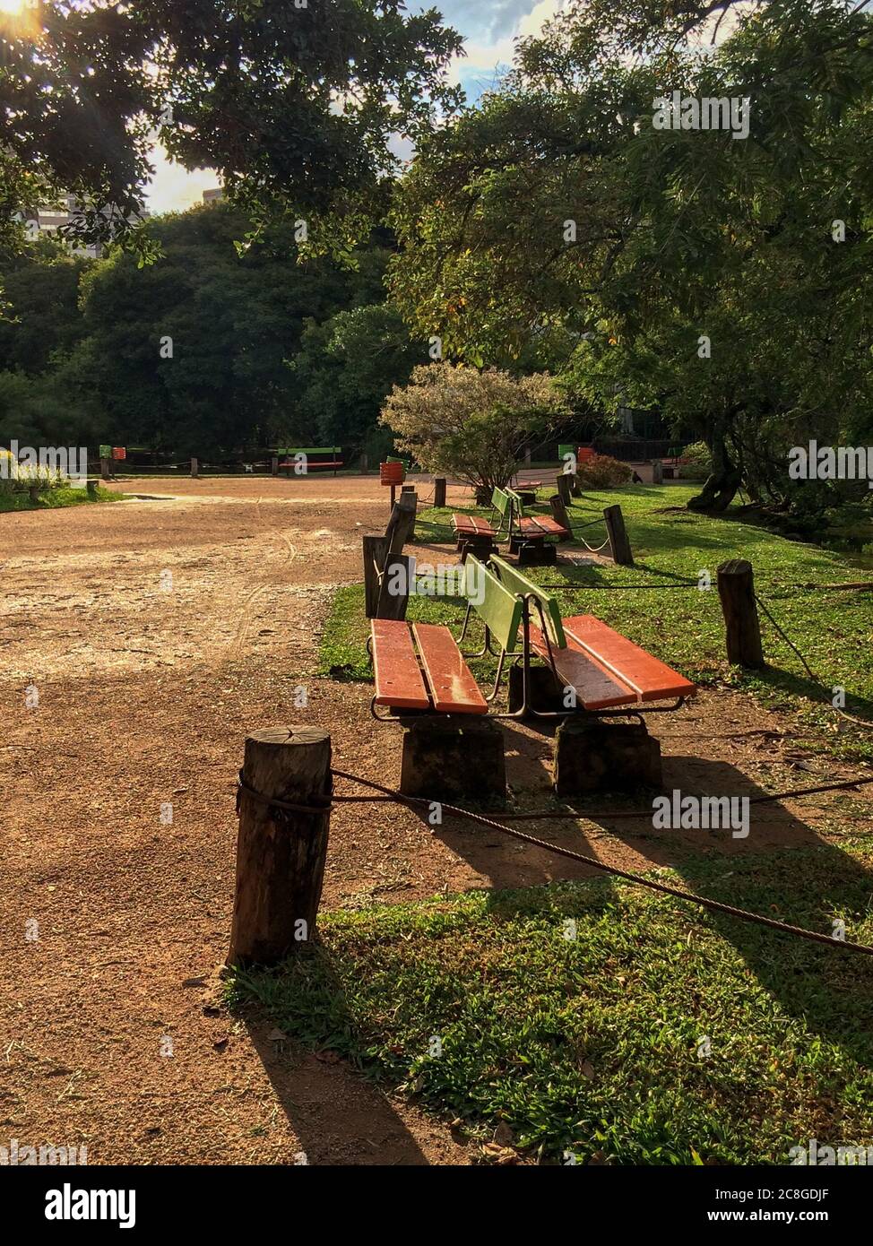 Empty urban park hi-res stock photography and images - Alamy