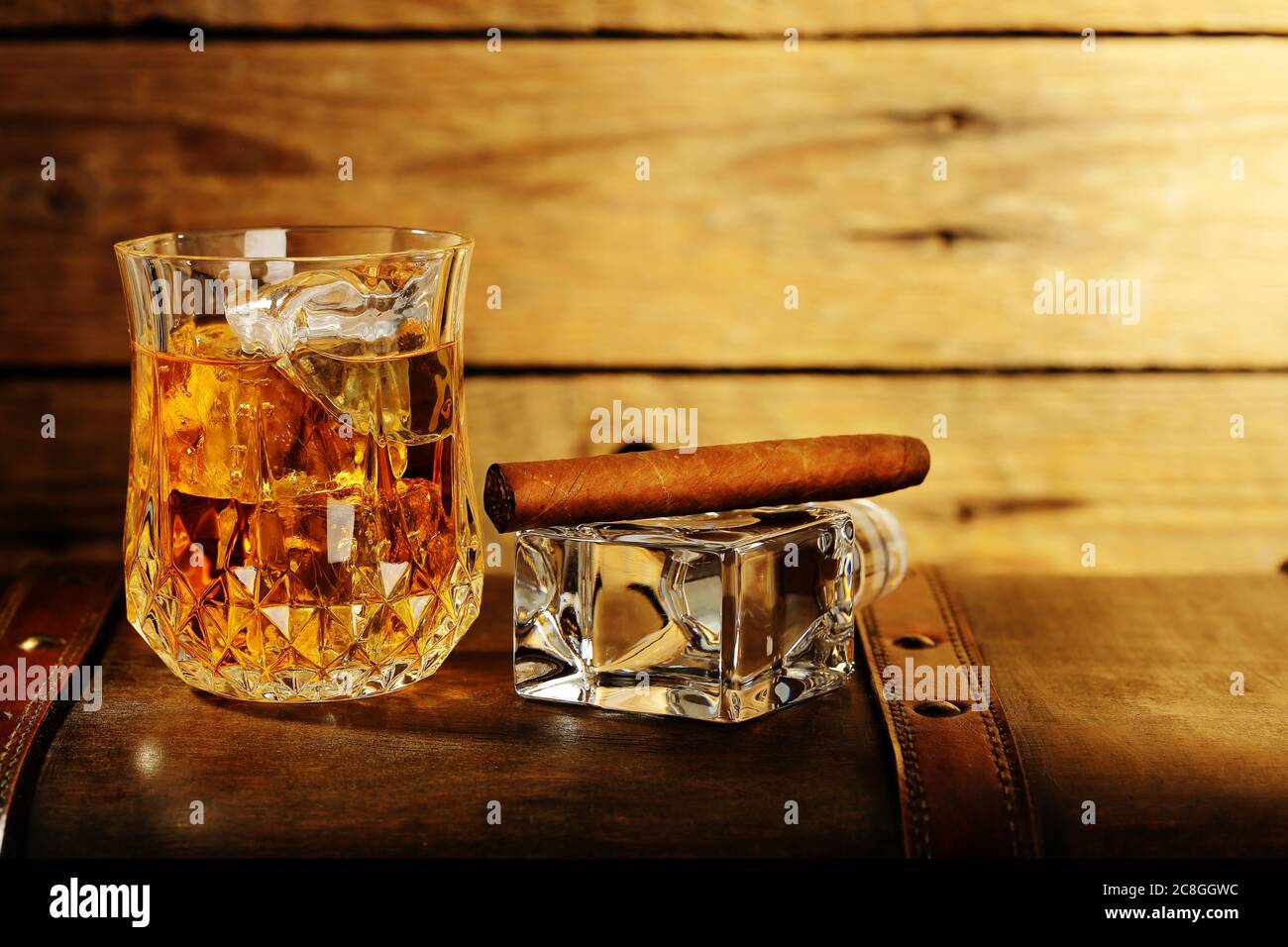 Chest bar hi-res stock photography and images - Alamy