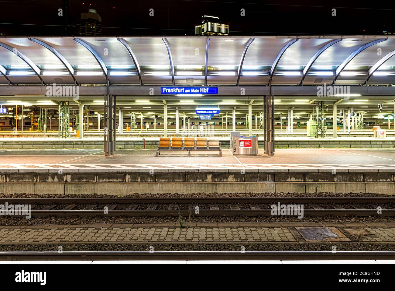Deserted platform, central station, Frankfurt, Hesse, Germany Stock ...