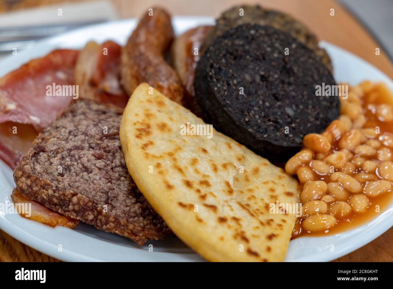 Full english breakfast black pudding hi-res stock photography and ...