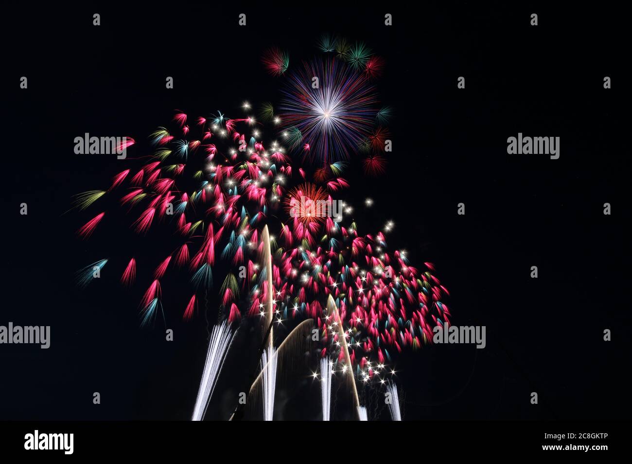 Fukuroi fireworks 2019 wide starmine Stock Photo - Alamy