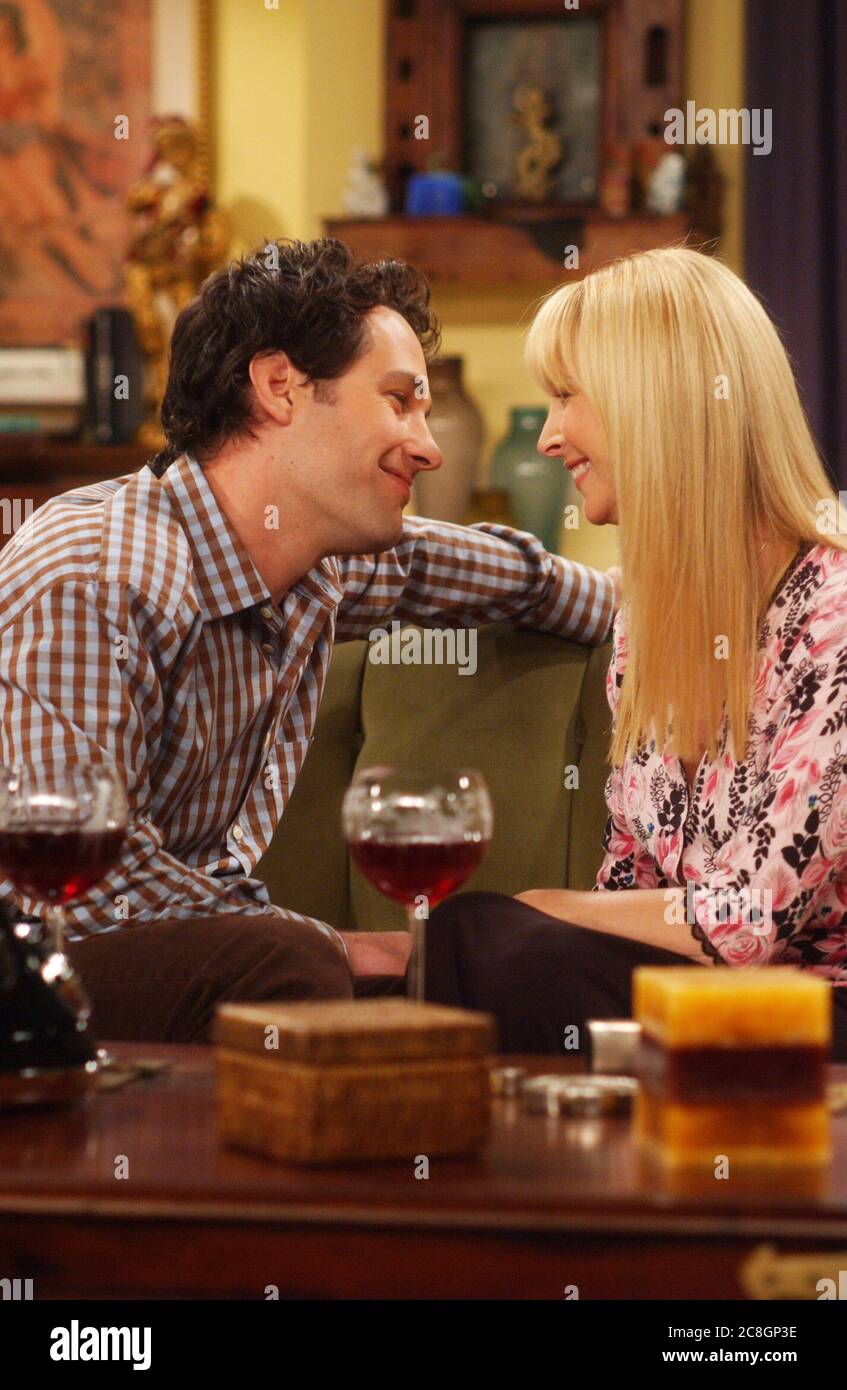 LIBRARY. USA. Lisa Kudrow and Paul Rudd in the ©Warner Bros. TV series ...