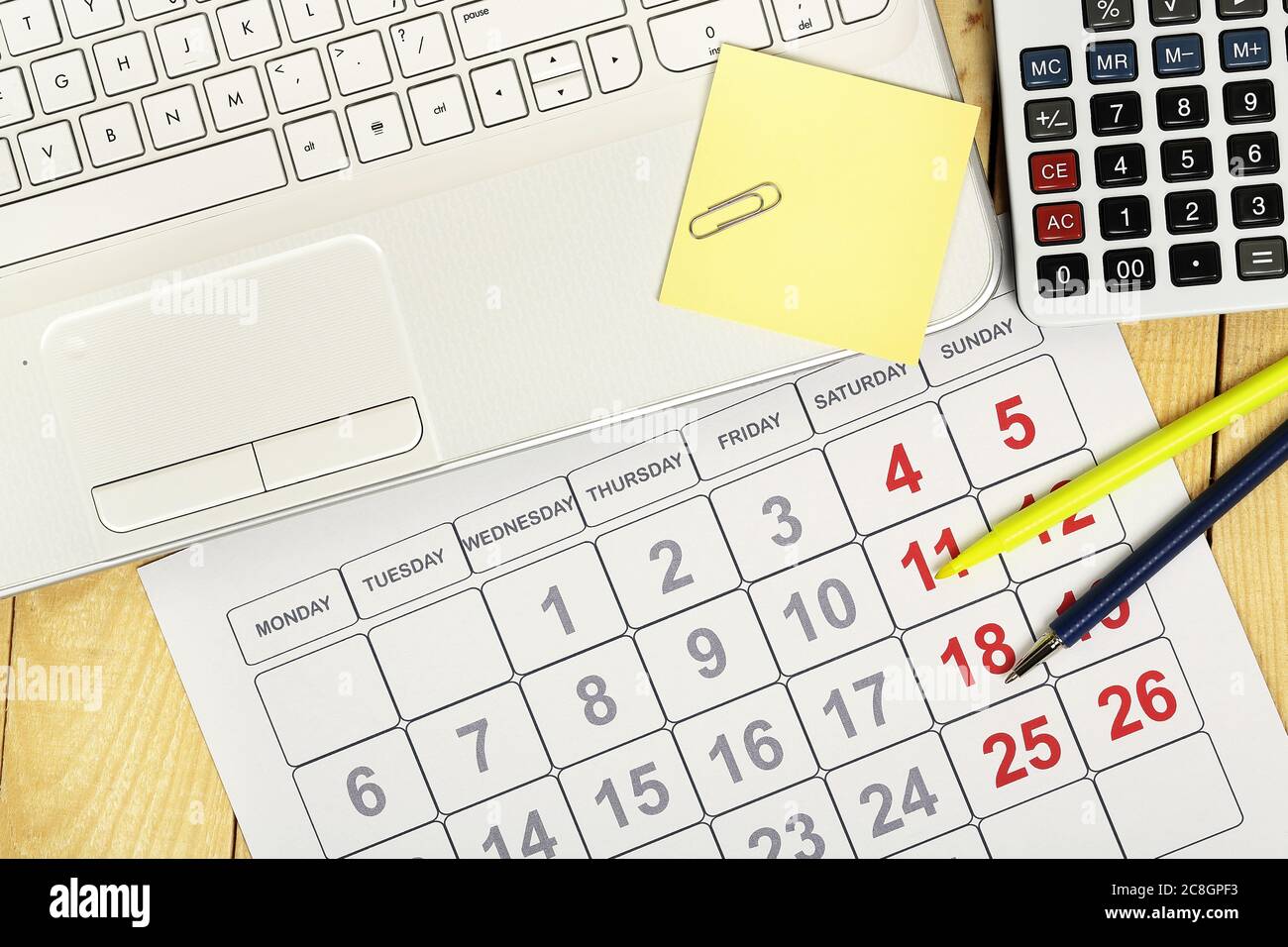 Calendar with calculator hi-res stock photography and images - Alamy