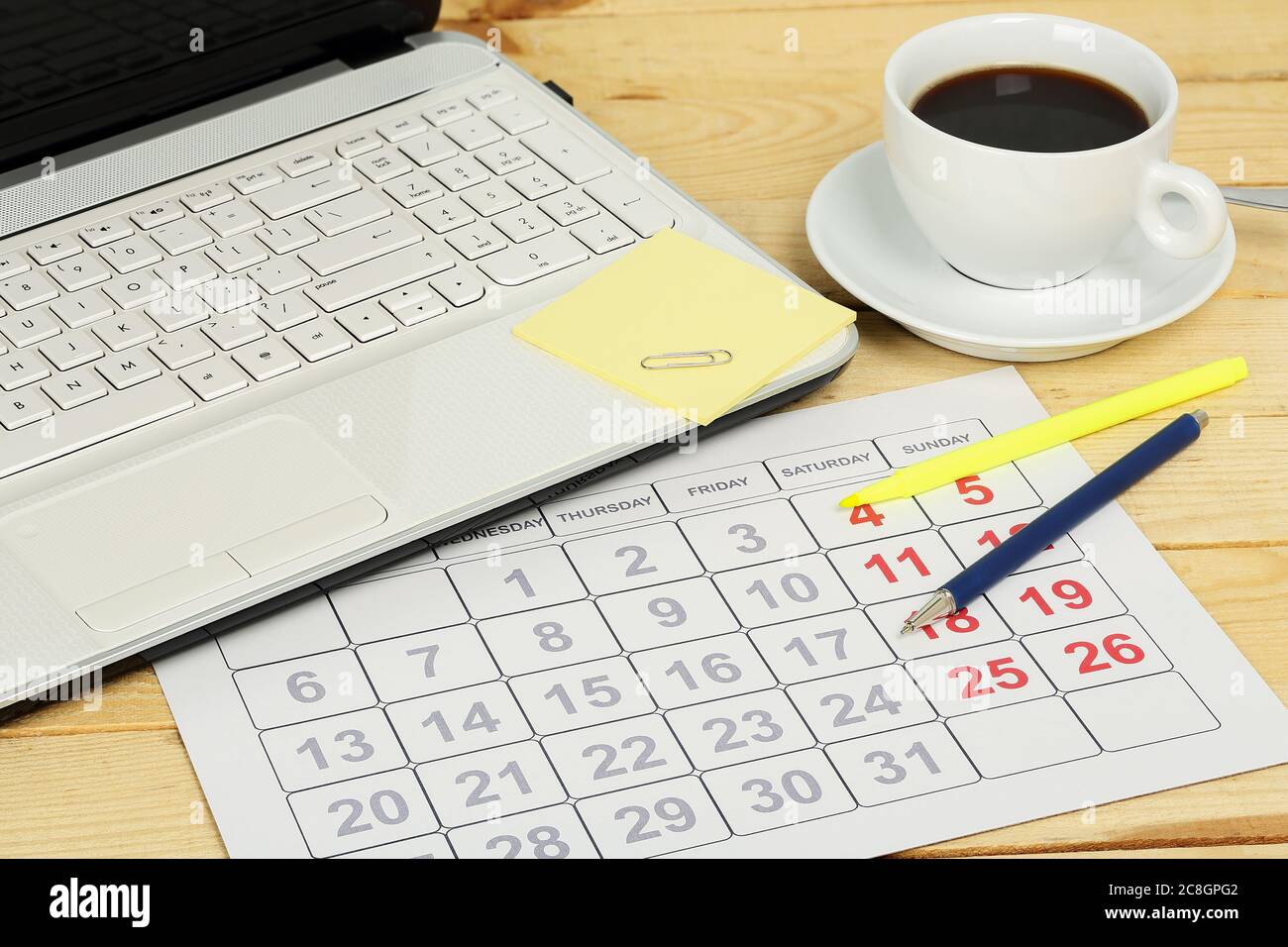 Computer laptop calendar schedule desk hi-res stock photography and ...
