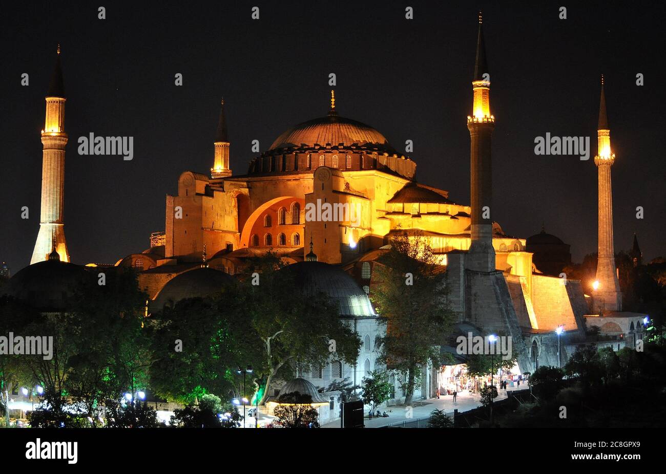HAGIA SOPHIA MOSQUE / MUSEUM IN ISTANBUL Stock Photo - Alamy