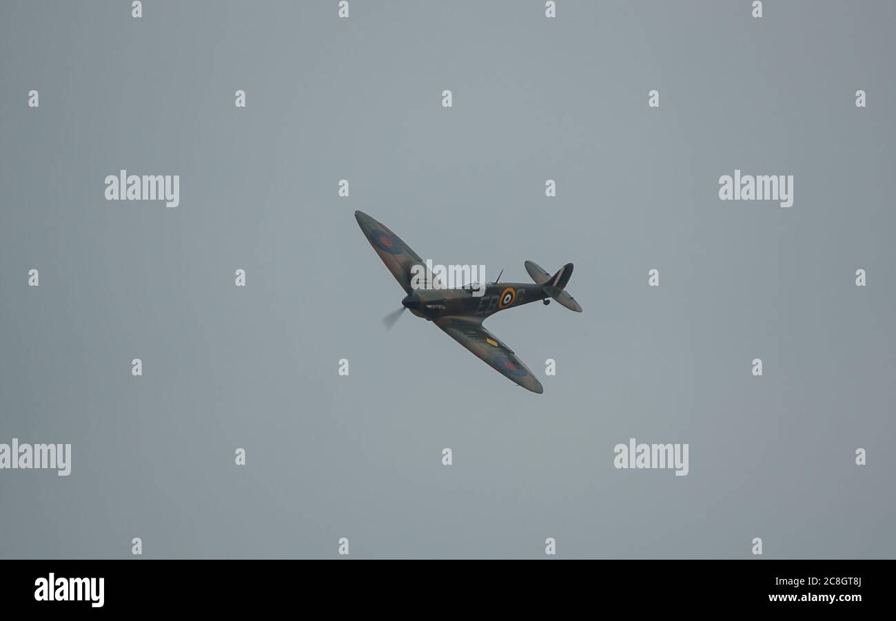 Supermarine Spitfire Mk IIa P7350 EB-G is the oldest airworthy Spitfire ...