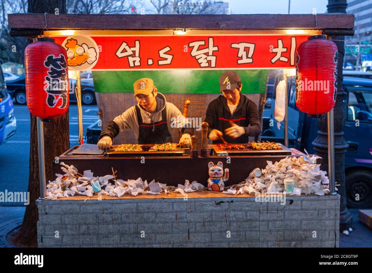 Street food stalls in Insa-dong, Insadong-gil, Jongno-gu, Seoul, South ...